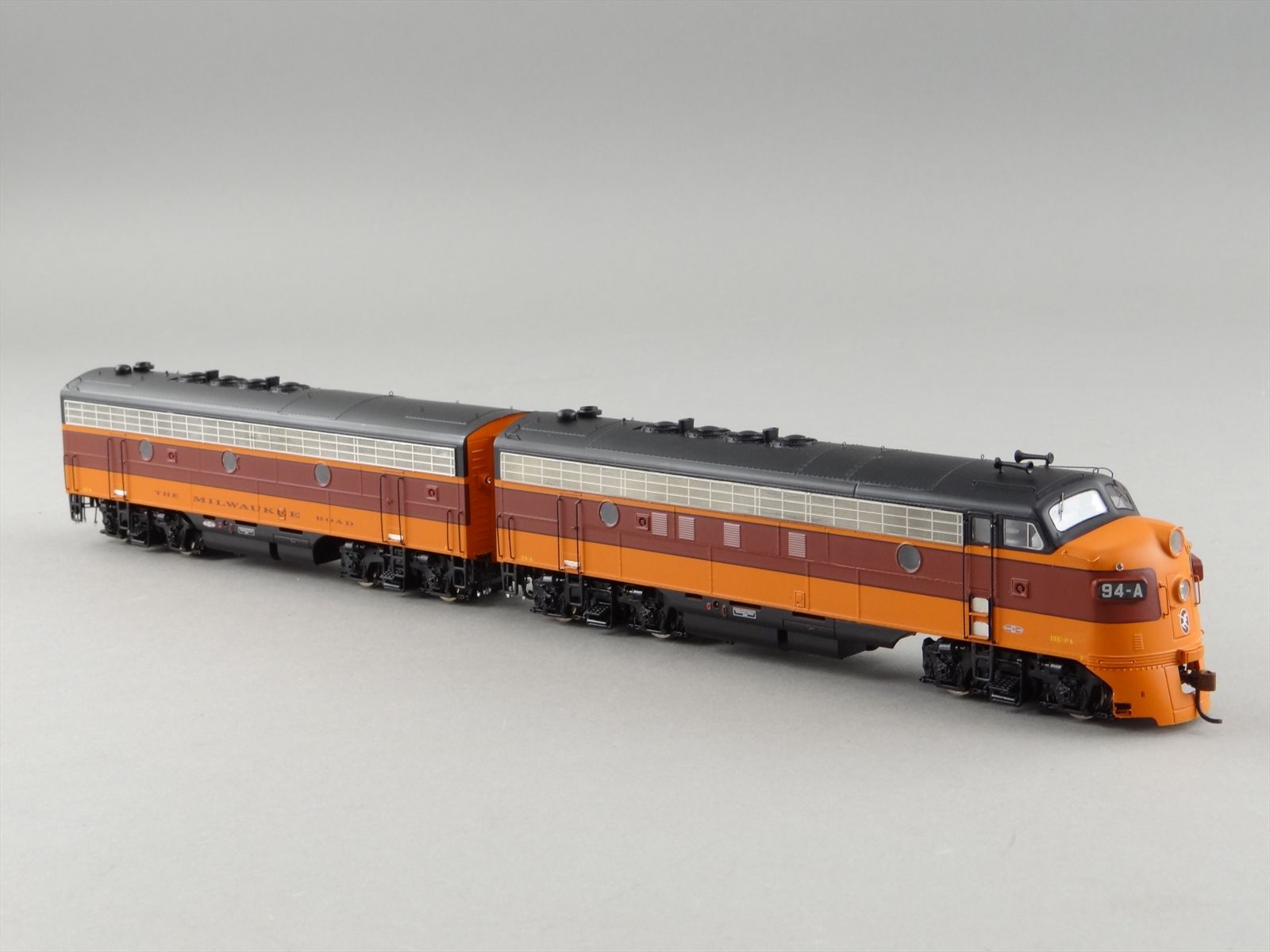 HO Scale Athearn Genesis G22226 MILW Milwaukee Road FP7/F7B Passenger ...
