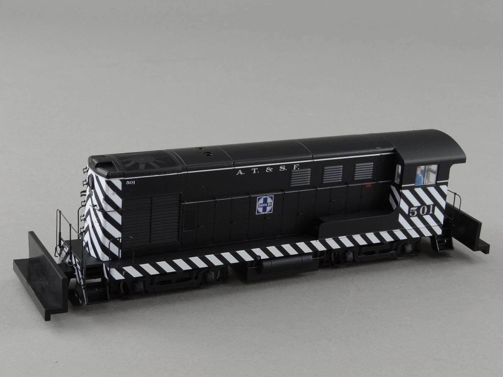 HO Scale Life-Like Proto 2000 Series 920-40775 AT&SF #501 H10-44 Diesel ...