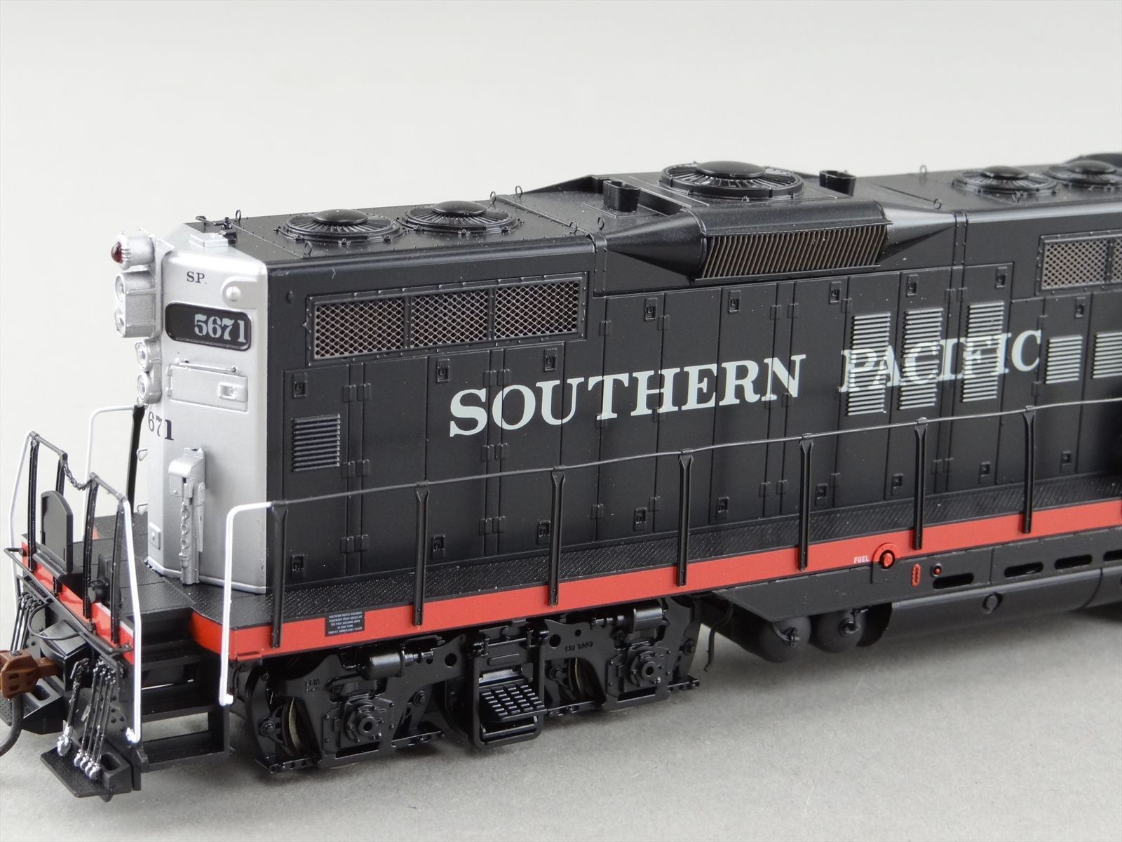 HO Scale Athearn Genesis G62418 SP Southern Pacific GP9 Diesel ...