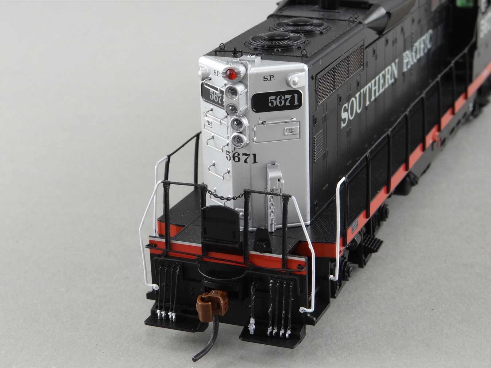 HO Scale Athearn Genesis G62418 SP Southern Pacific GP9 Diesel ...