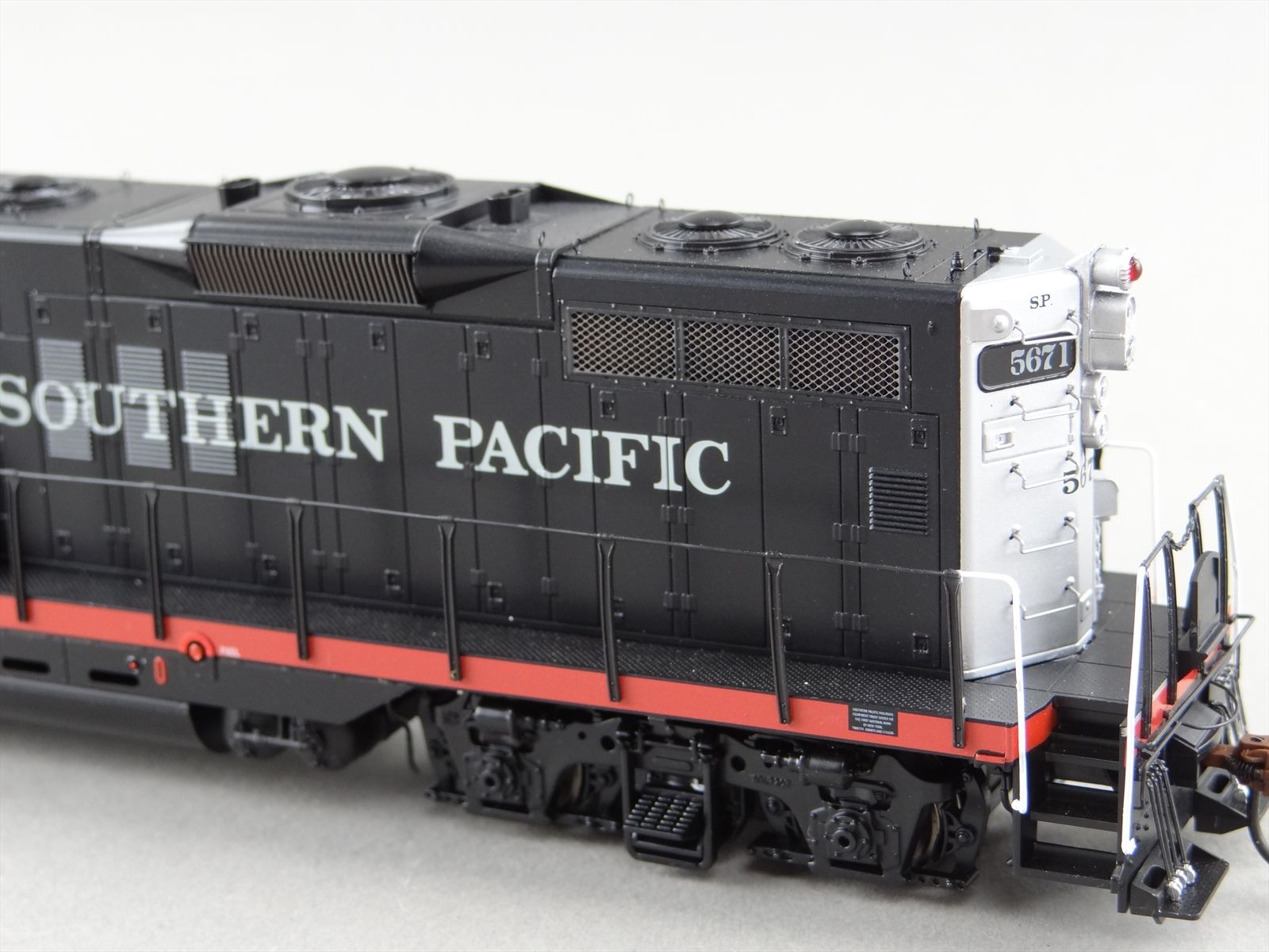 HO Scale Athearn Genesis G62418 SP Southern Pacific GP9 Diesel ...