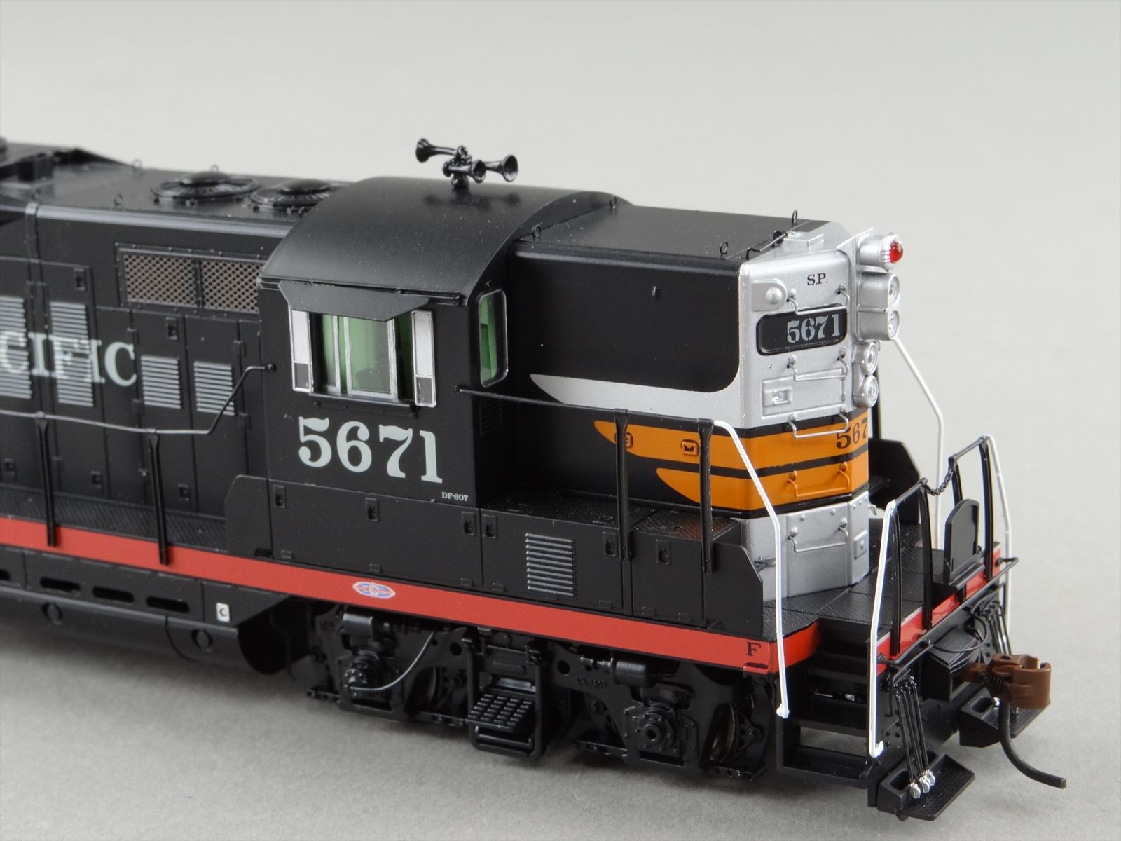 HO Scale Athearn Genesis G62418 SP Southern Pacific GP9 Diesel ...