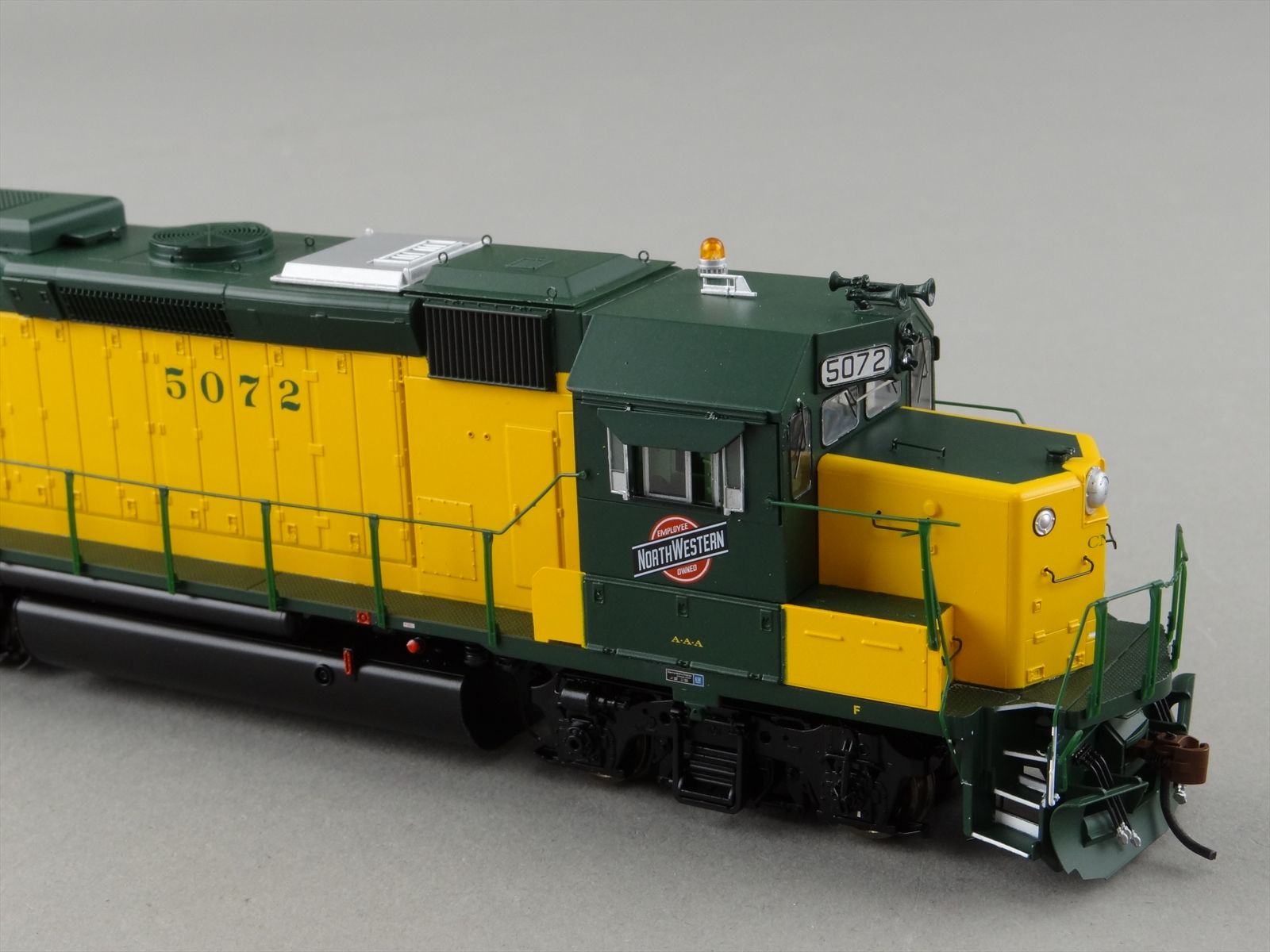 HO Scale Athearn Genesis G40640 C&NW Chicago & North Western GP50 Phase ...