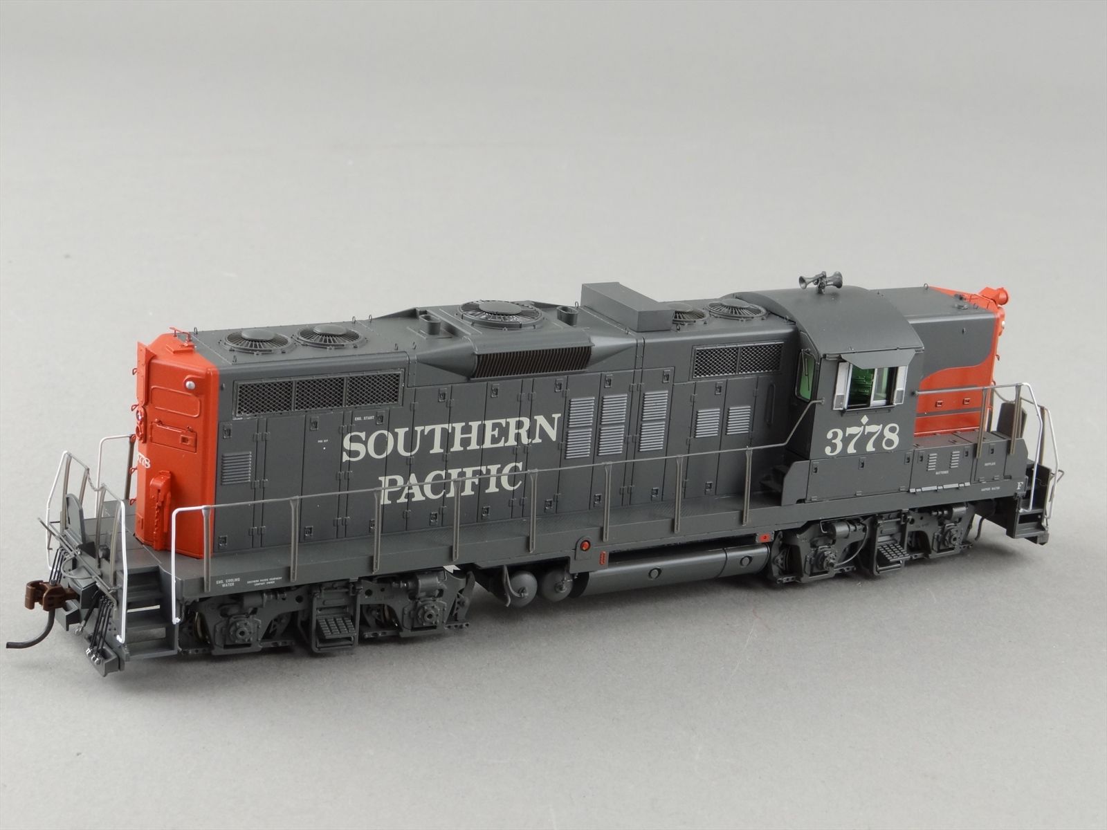 HO Scale Athearn Genesis G62681 SP Southern Pacific GP9 Phase II Diesel ...