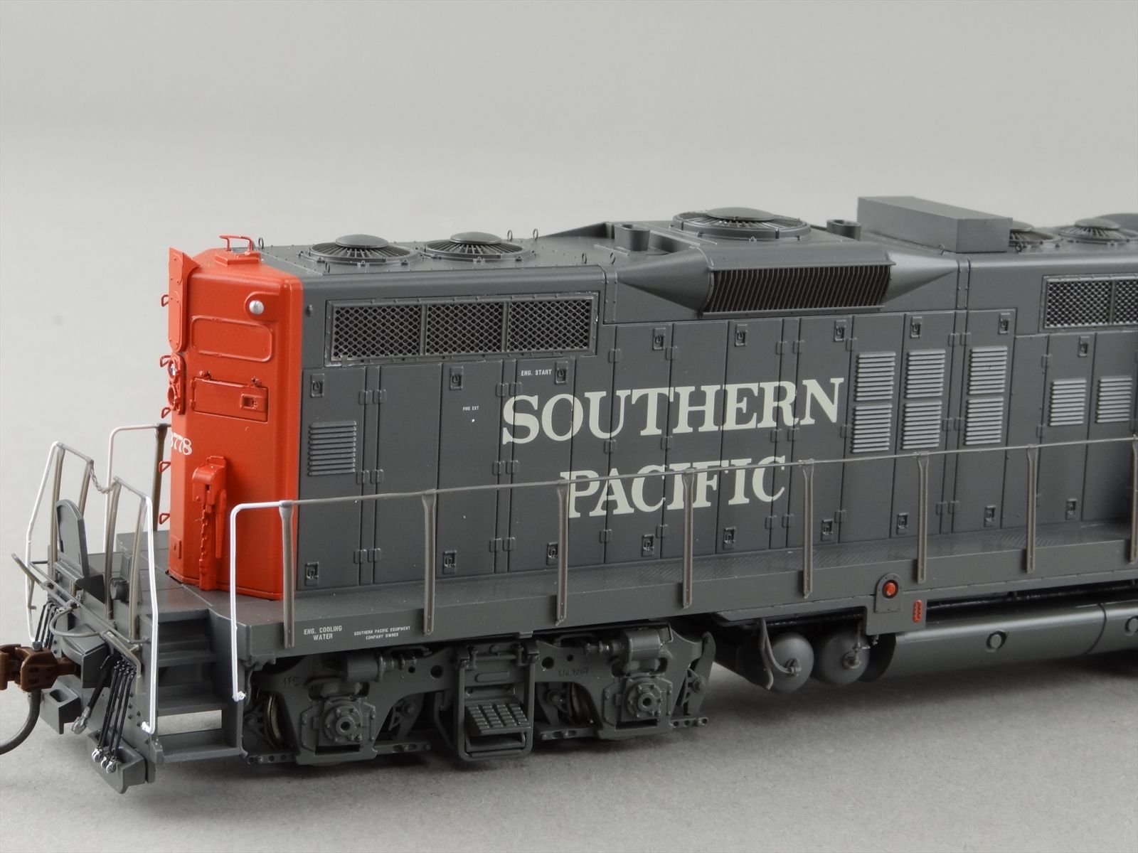 HO Scale Athearn Genesis G62681 SP Southern Pacific GP9 Phase II Diesel ...