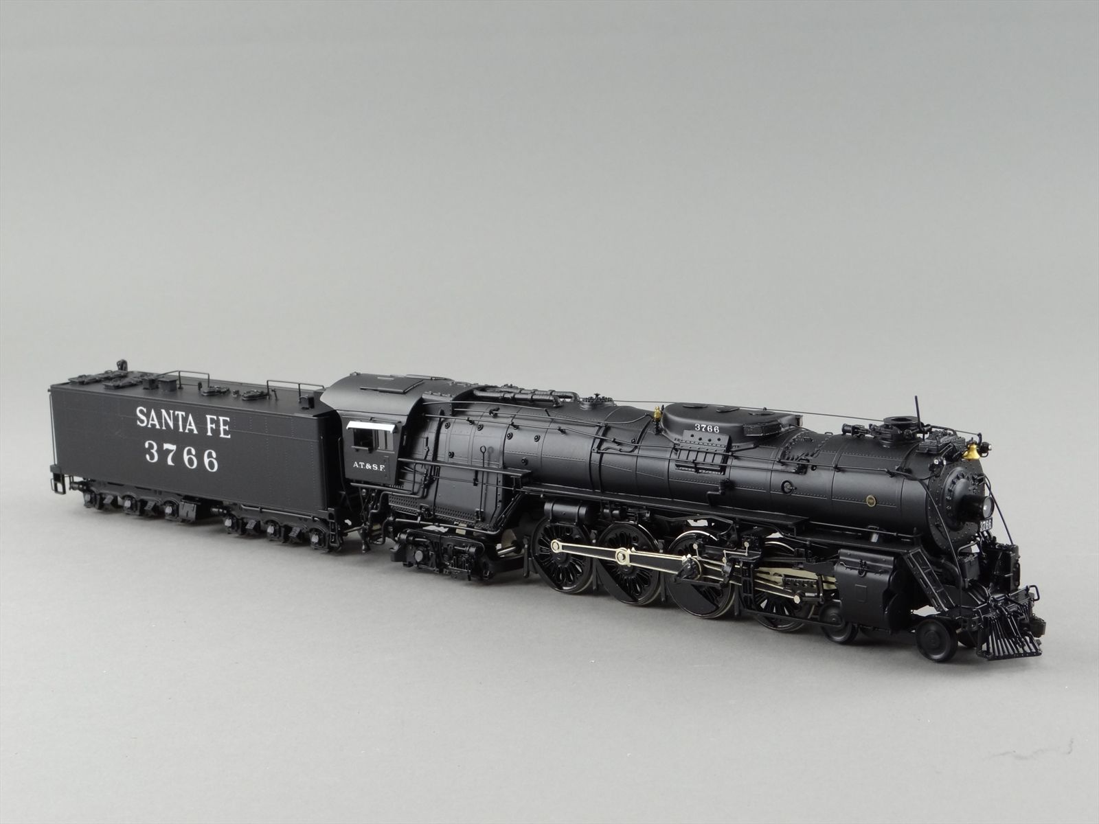 HO Brass Hallmark Super Crown 066D ATSF Santa Fe 4-8-4 #3766 Modernized