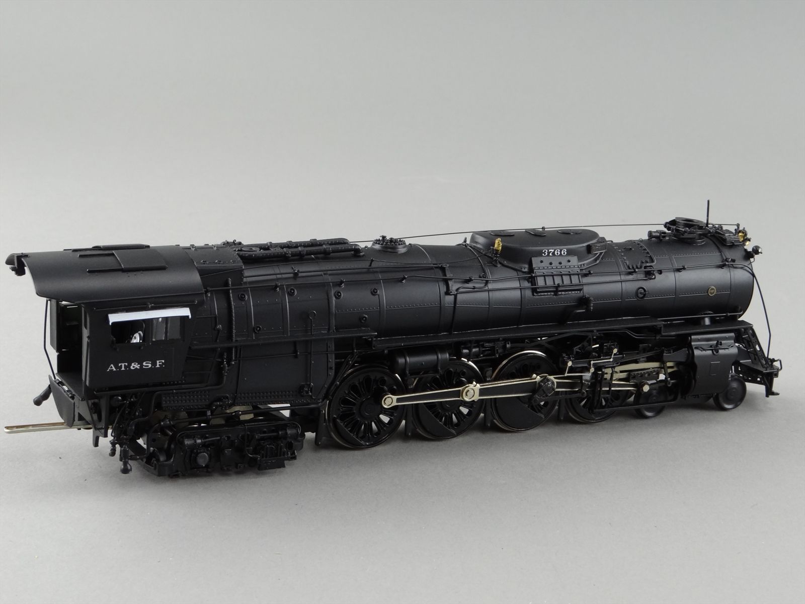 HO Brass Hallmark Super Crown 066D ATSF Santa Fe 4-8-4 #3766 Modernized