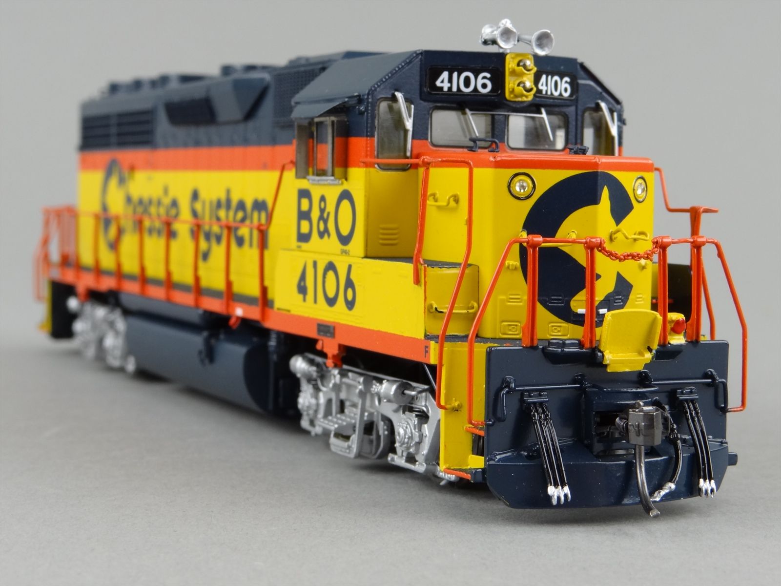 HO Brass Model Train - OMI 087010081.1 Overland Ajin Chessie B&O EMD GP40-2 #4106