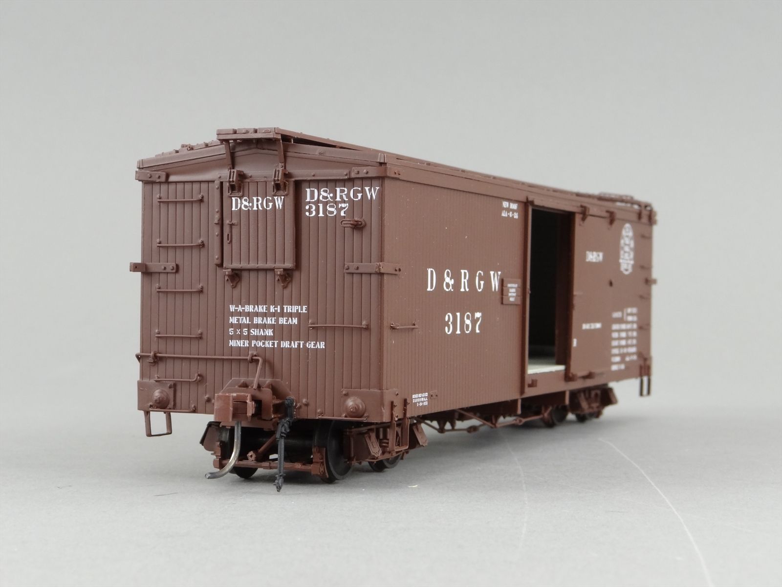 On3 Scale Ready-To-Run - San Juan Car Co. D&RGW Rio Grande Box Car #3187