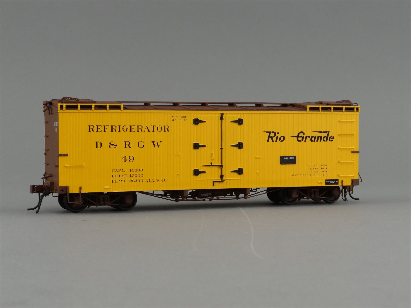On3 Scale Ready-To-Run - San Juan Car Co. D&RGW Rio Grande Reefer Car #49