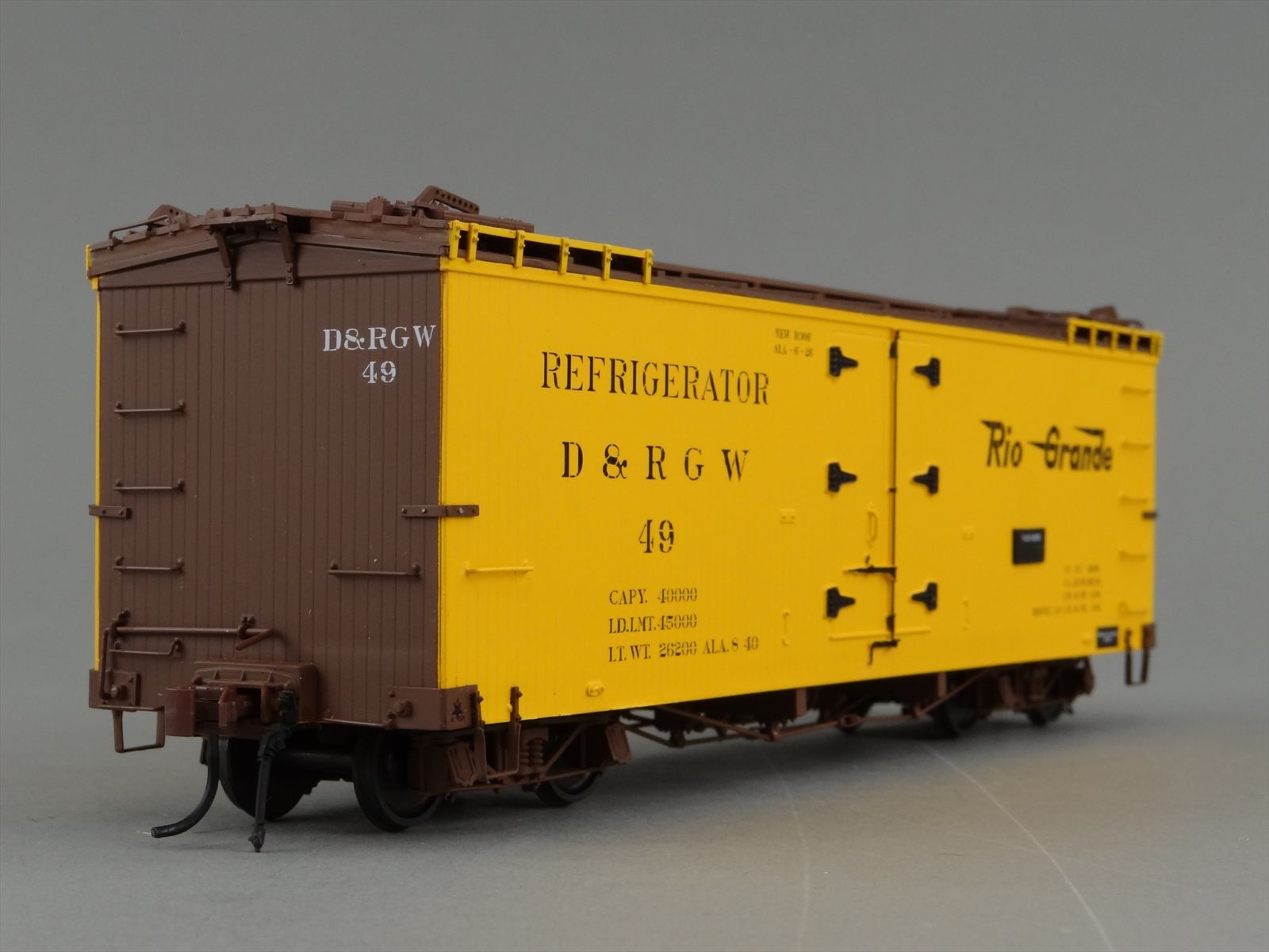On3 Scale Ready-To-Run - San Juan Car Co. D&RGW Rio Grande Reefer Car #49