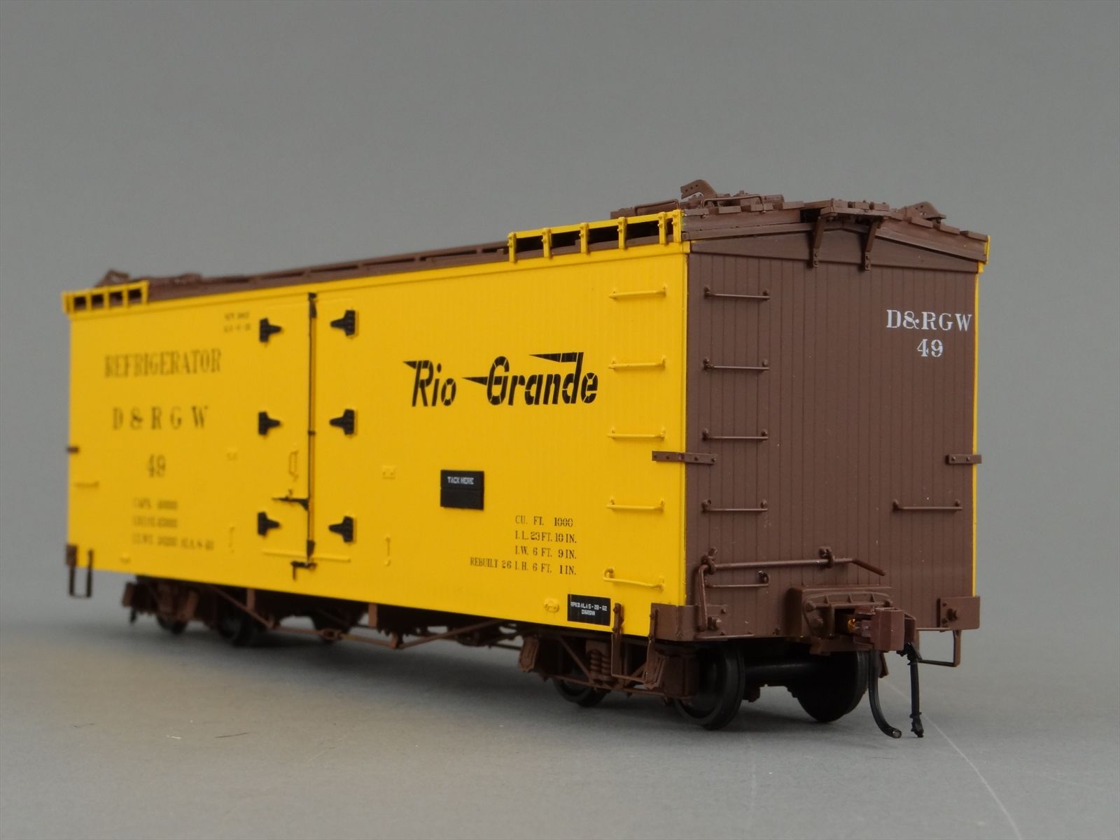 On3 Scale Ready-To-Run - San Juan Car Co. D&RGW Rio Grande Reefer Car #49