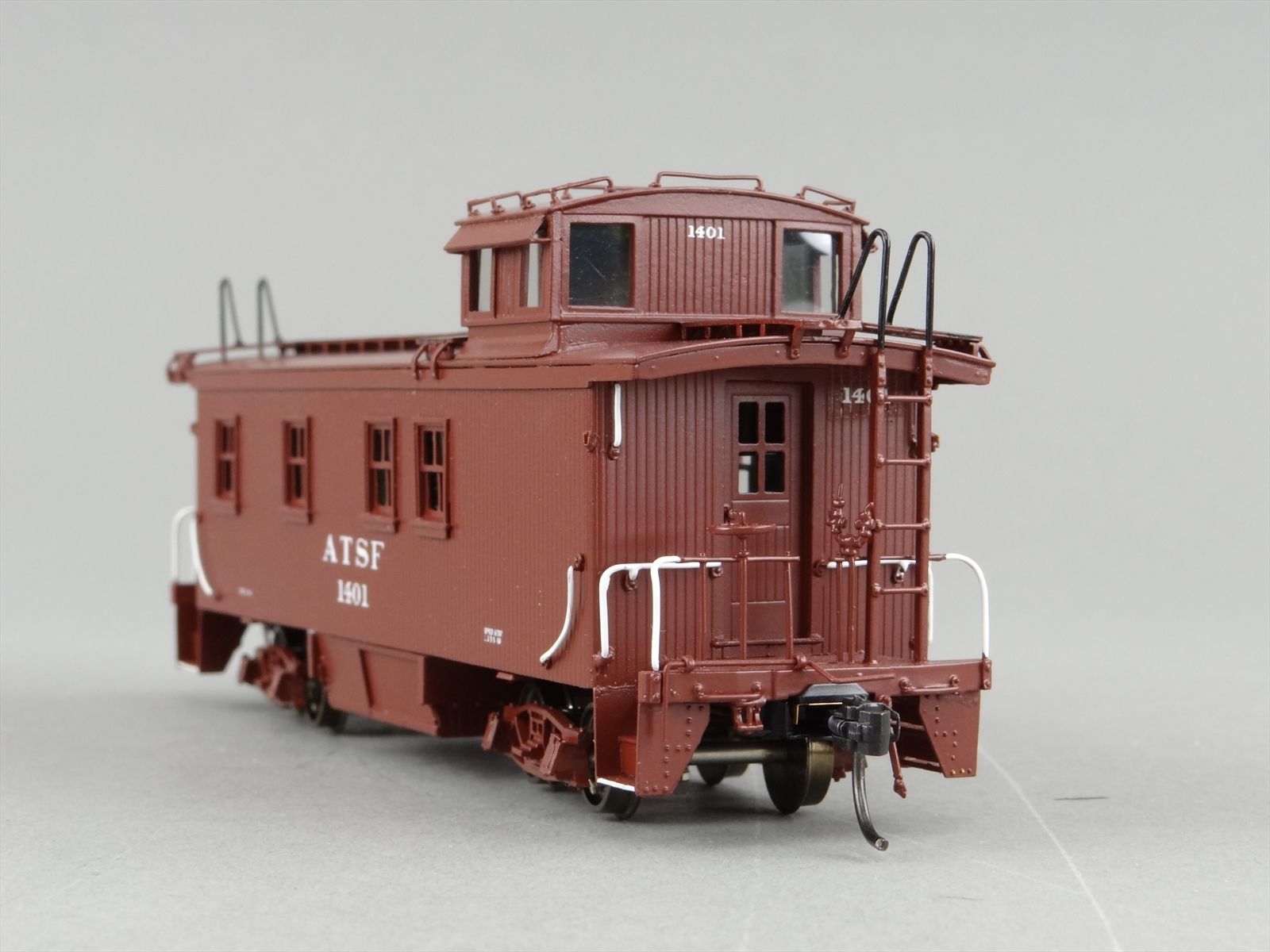 HO Brass Model Train - DP - Division Point - AT&SF Round Roof Caboose #1401
