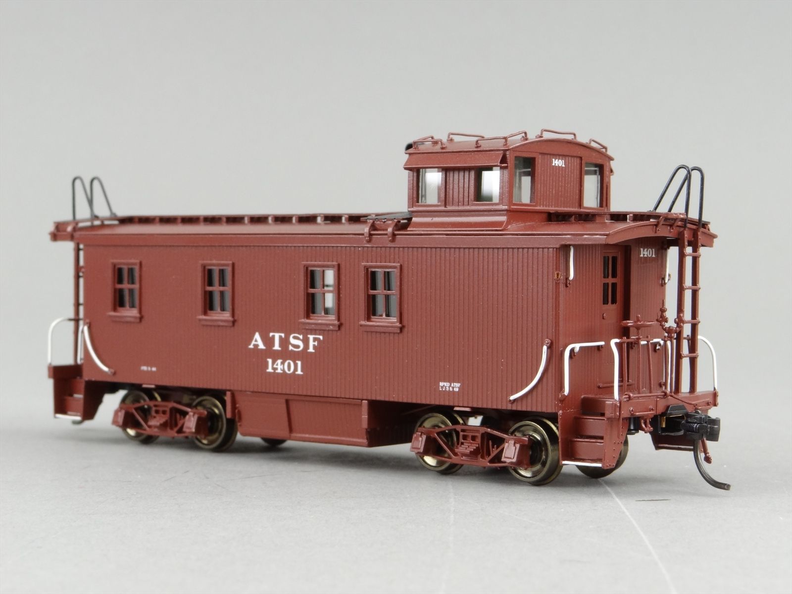 HO Brass Model Train - DP - Division Point - AT&SF Round Roof Caboose #1401