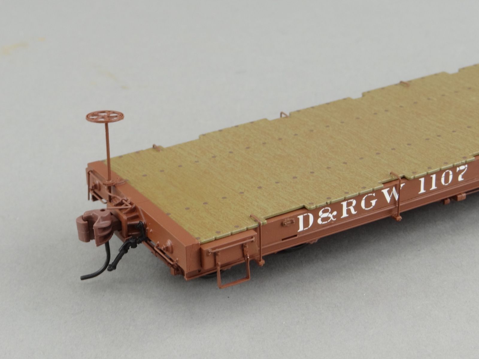 On3 Scale Ready-To-Run - San Juan Car Co. D&RGW Pipe Gondola w/ Idler ...