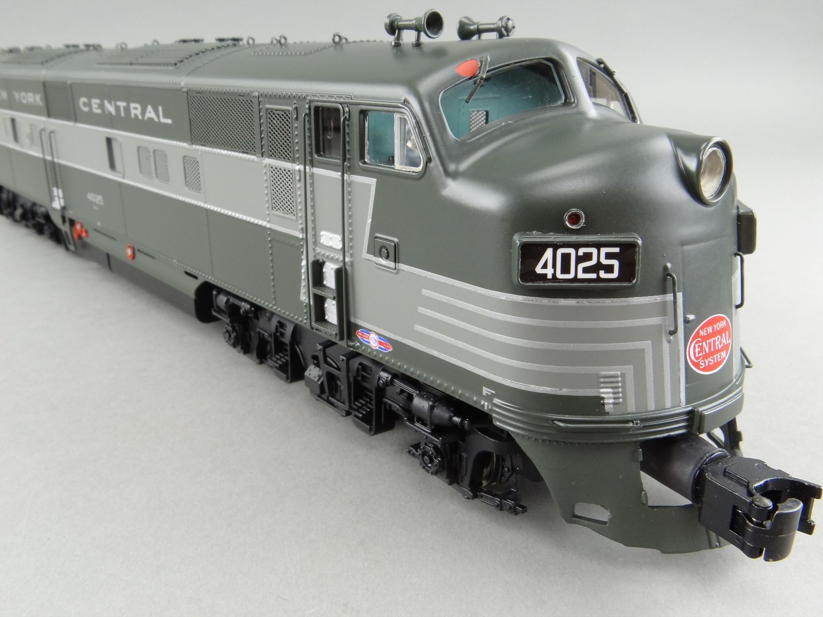 O Scale 3-Rail Plastic - Sunset 3rd Rail NYC New York Central EMD E7 A ...