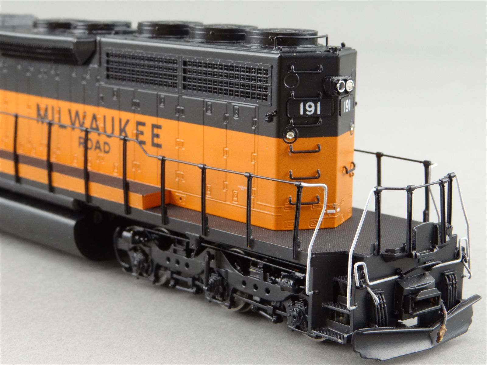 HO Brass Model Train - OMI 2003 Run Overland Milw Milwaukee Road SD40-2 / 30-ERS-6 Diesel #191 ...