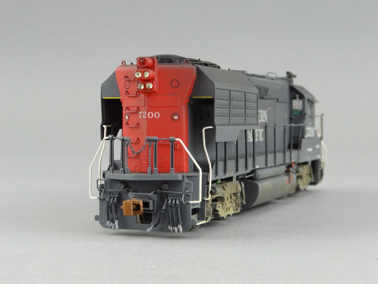 HO Brass Model Train - OMI 5122 Overland SP GP40X Diesel #7200 w/ Tunnel Ears - Custom
