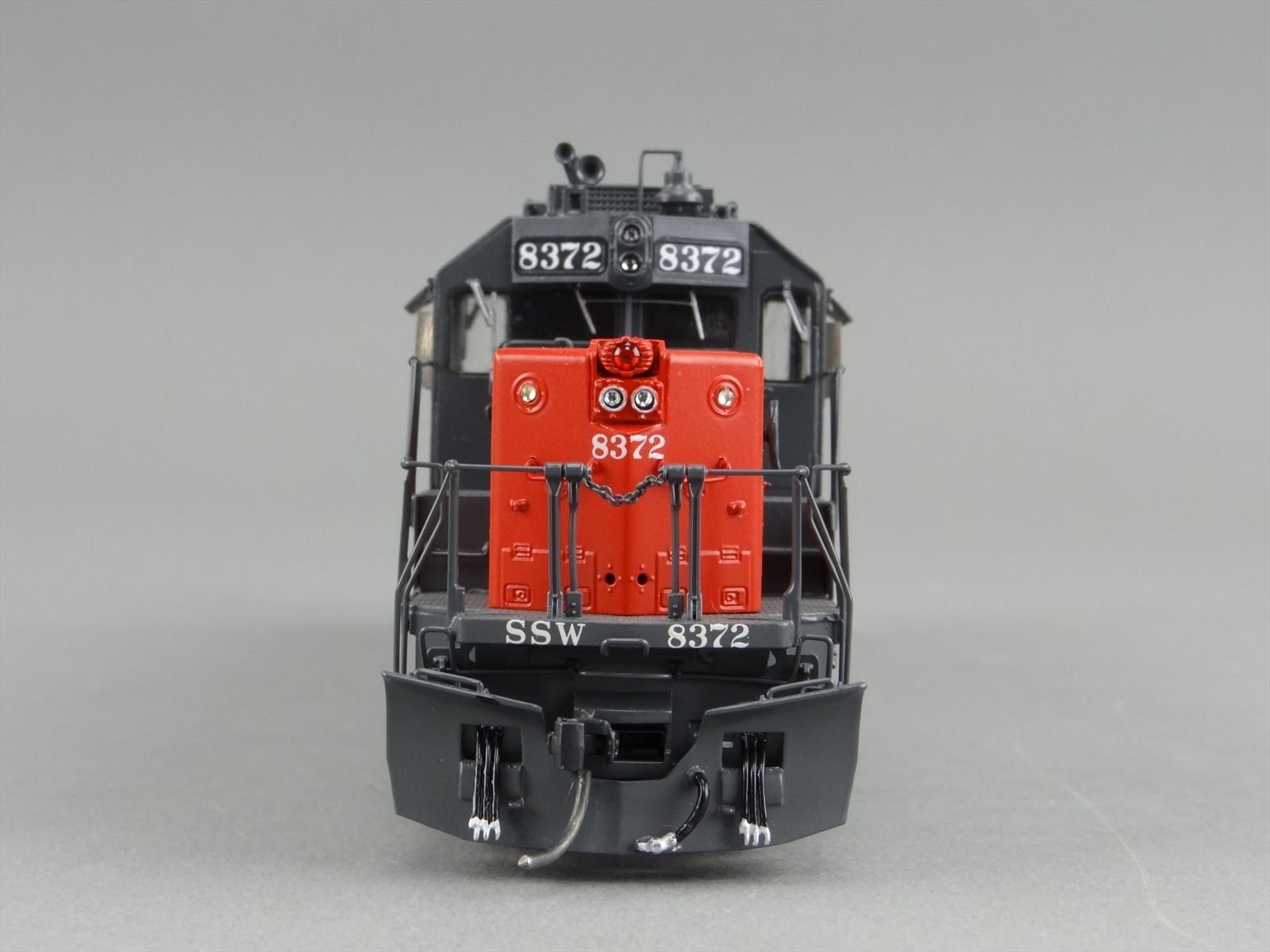 HO Brass Model Train - OMI 87010045.1 Overland SSW Cotton Belt Road SD40T-2 Diesel #8372