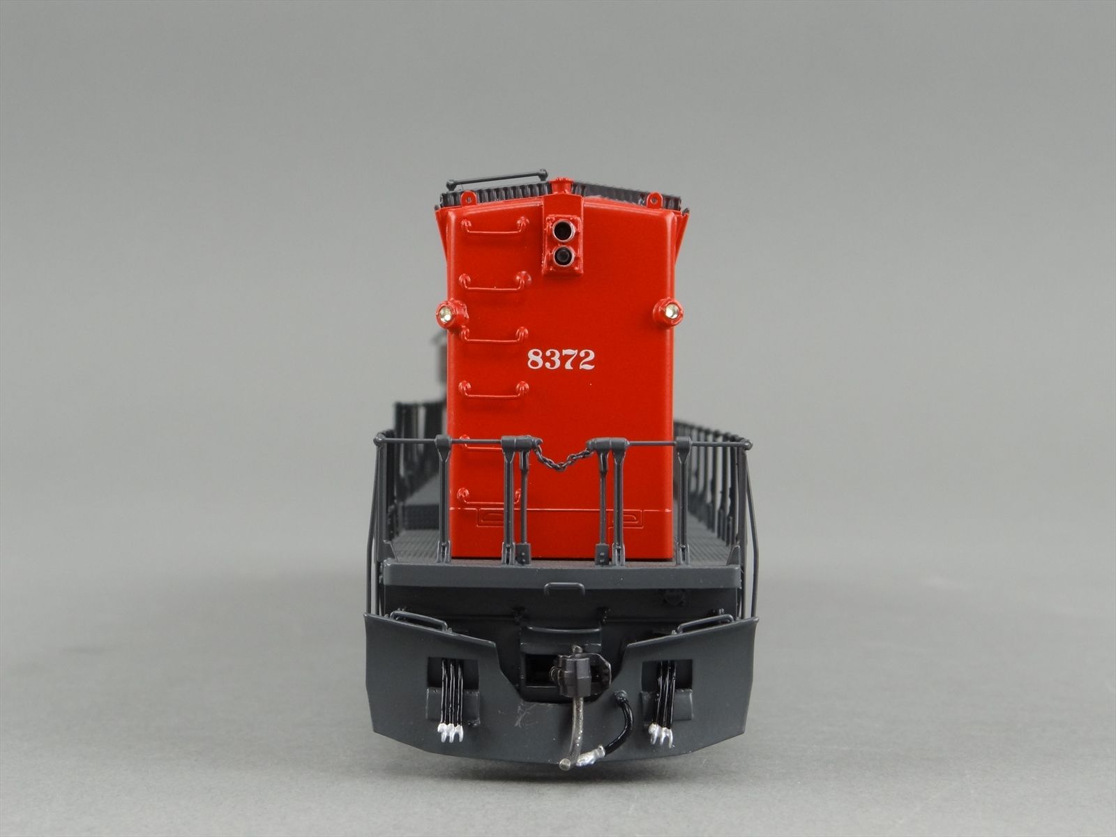 HO Brass Model Train - OMI 87010045.1 Overland SSW Cotton Belt Road SD40T-2 Diesel #8372