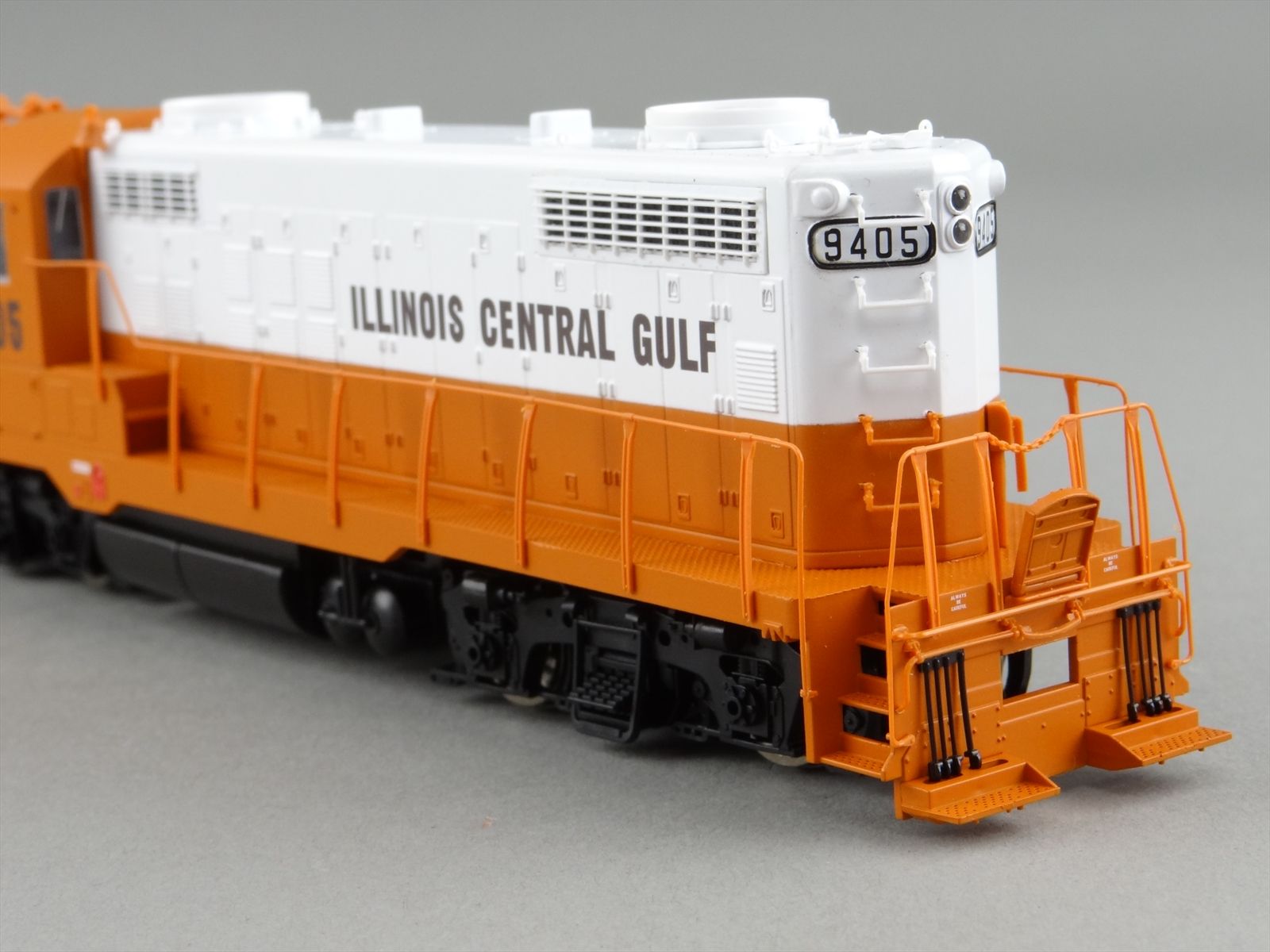 HO Scale Proto 2000 30680 ICG #9405 GP18 Diesel Locomotive Illinois Central Gulf w/DC