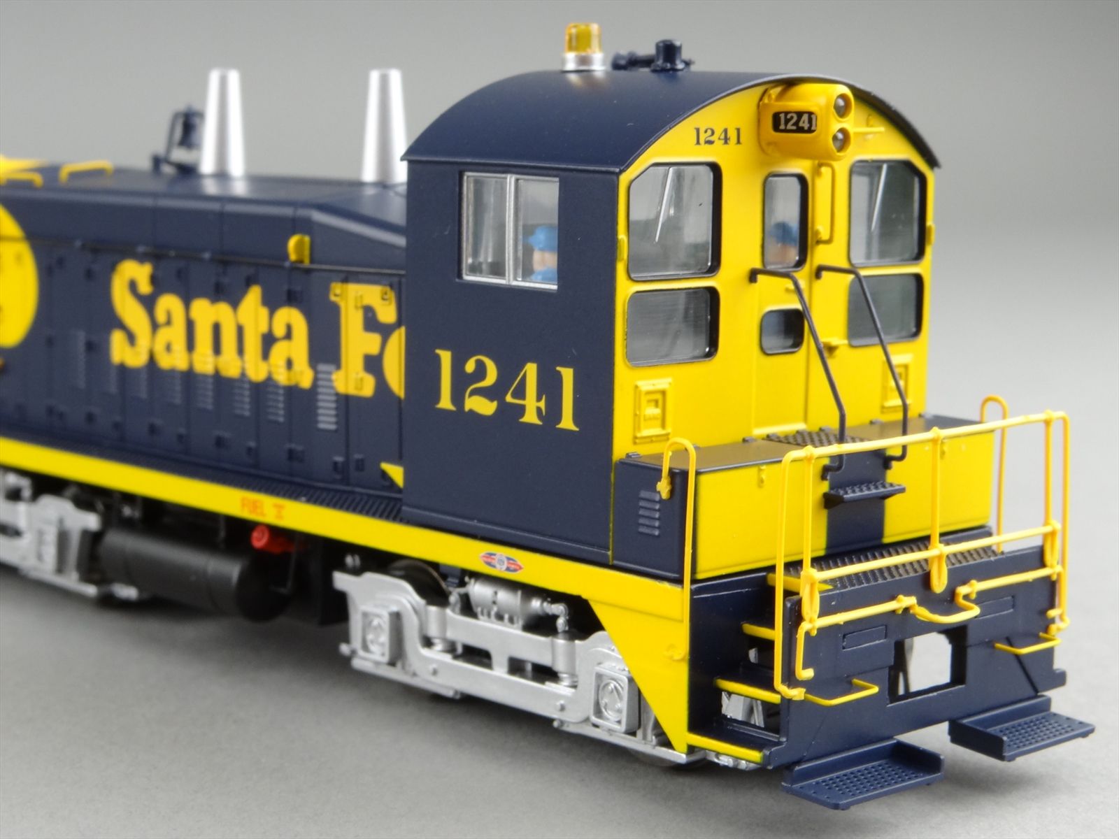 HO Scale Proto 2000 Walthers 920-41415 ATSF #1241 SW9/1200 Diesel ...