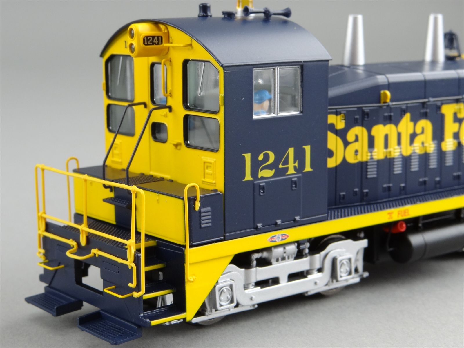 HO Scale Proto 2000 Walthers 920-41415 ATSF #1241 SW9/1200 Diesel ...