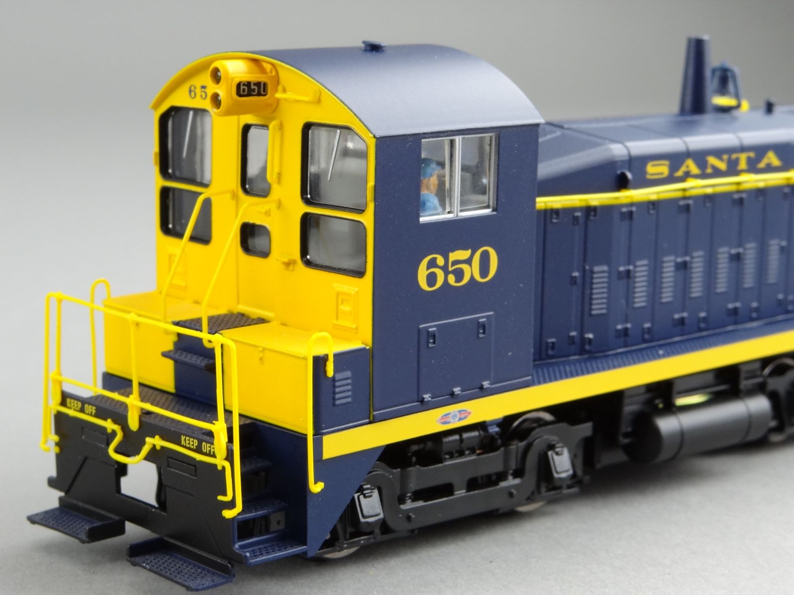 HO Scale Proto 2000 Walthers 920-31460 ATSF #650 SW8/900 Diesel ...