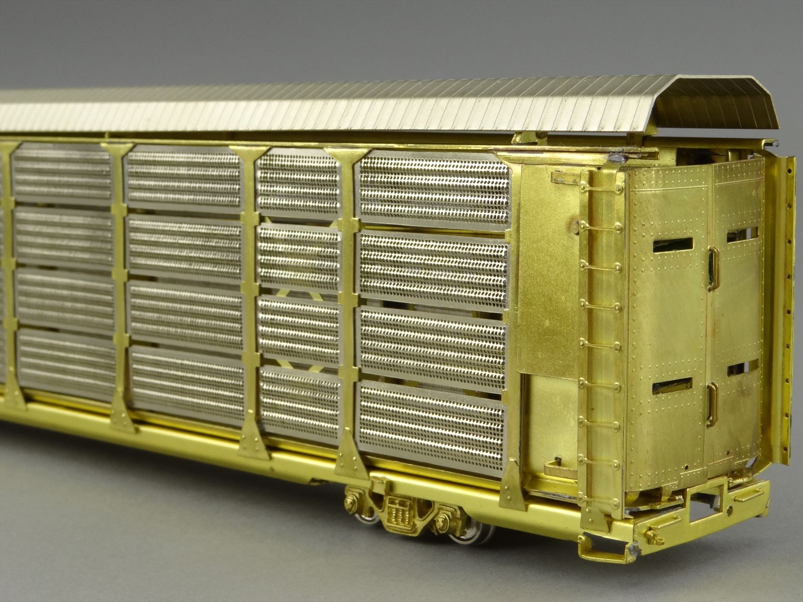 HO Scale Model Train OMI 1325 D&RGW Tri-Level Auto Rack Closed Sides S ...