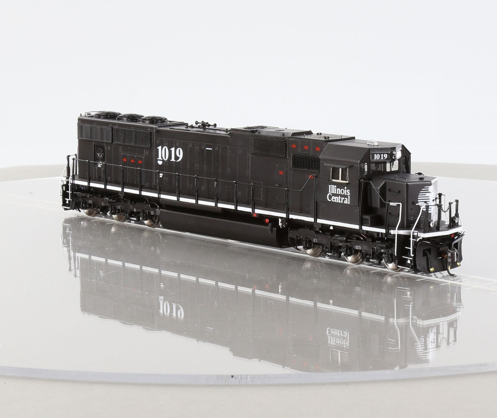 HO Brass Model Train - OMI 6603.1 Overland IC Illinois Central SD70 Diesel #1019 - 1996 Run w ...