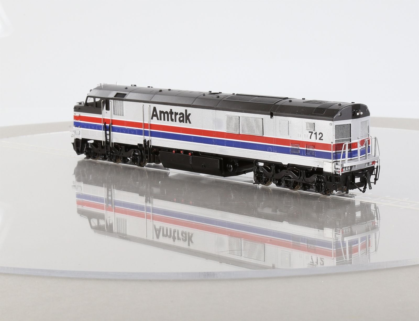 HO Scale Brass Model Train - Overland OMI 5898.1 Amtrak GE P30CH #712 ...
