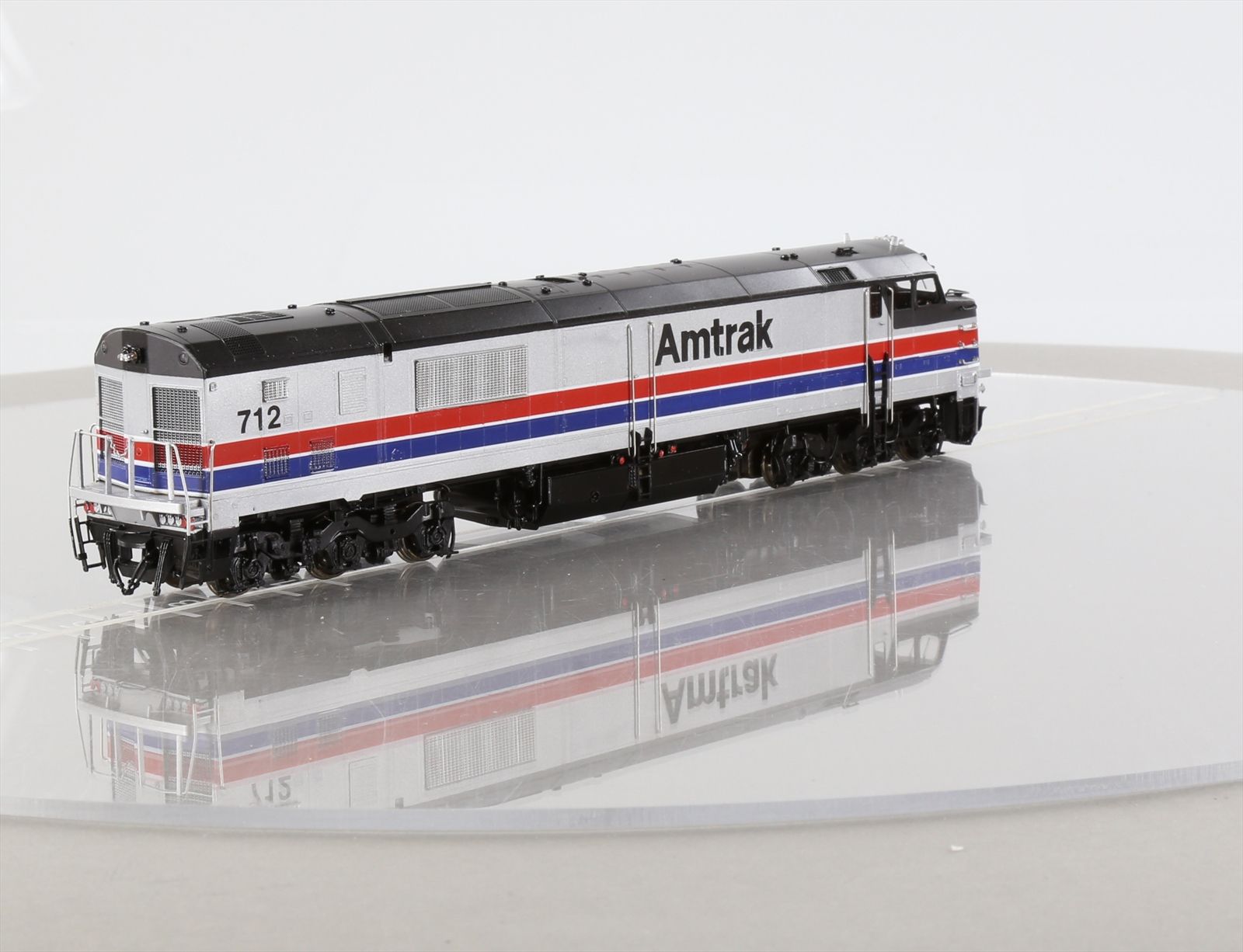 HO Scale Brass Model Train - Overland OMI 5898.1 Amtrak GE P30CH #712 ...