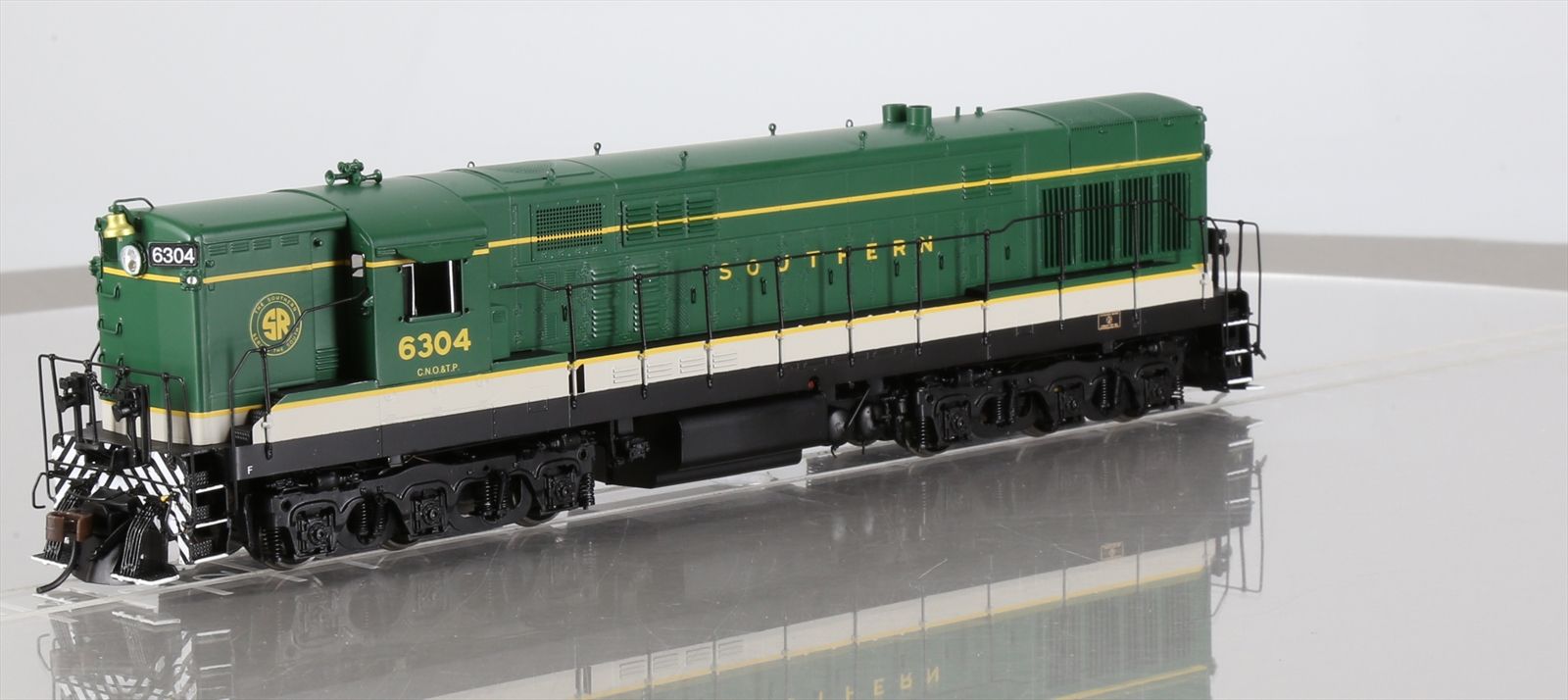 HO Scale Brass Model - DP Fairbanks-Morse H24-66 Trainmaster Diesel Southern Green #6304 - F/P
