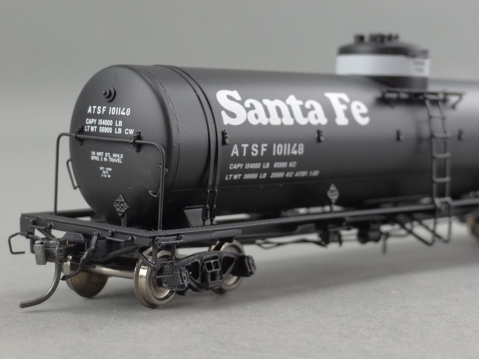 HO Brass Model Train - Division Point DP-5543 - ATSF Santa Fe Tank Car #101148 - TK-N