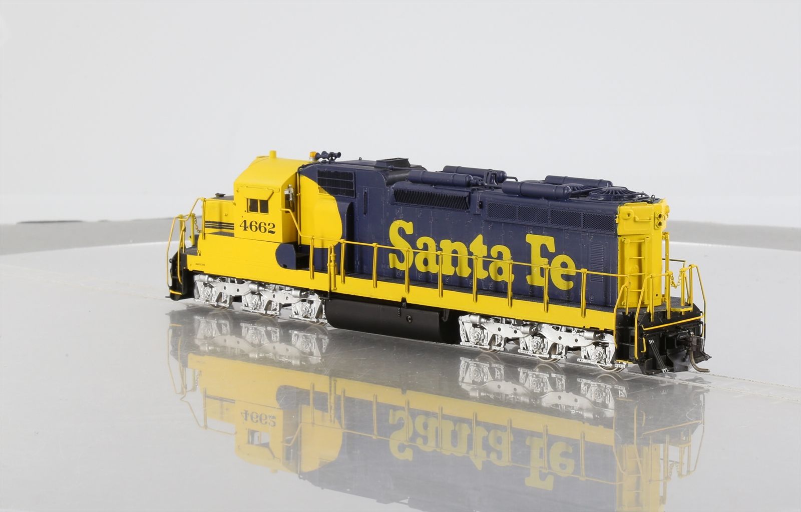 HO Brass Model Train - OMI 6174 AT&SF Santa Fe EMD SD26 #4662 - Custom