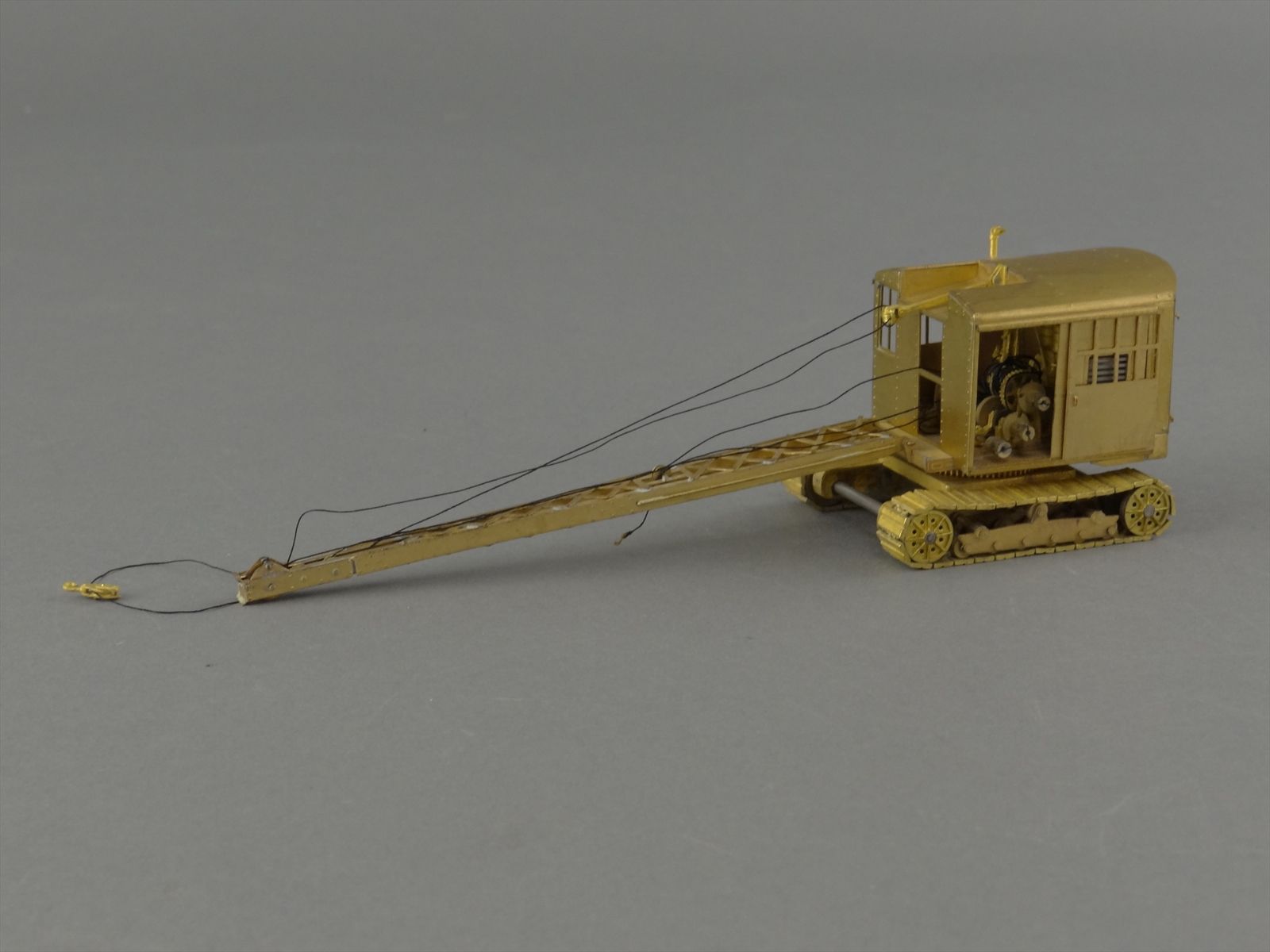 HO Brass Model - OMI 1350 - AH Gopher Crane Mounted On Treads - Unpainted