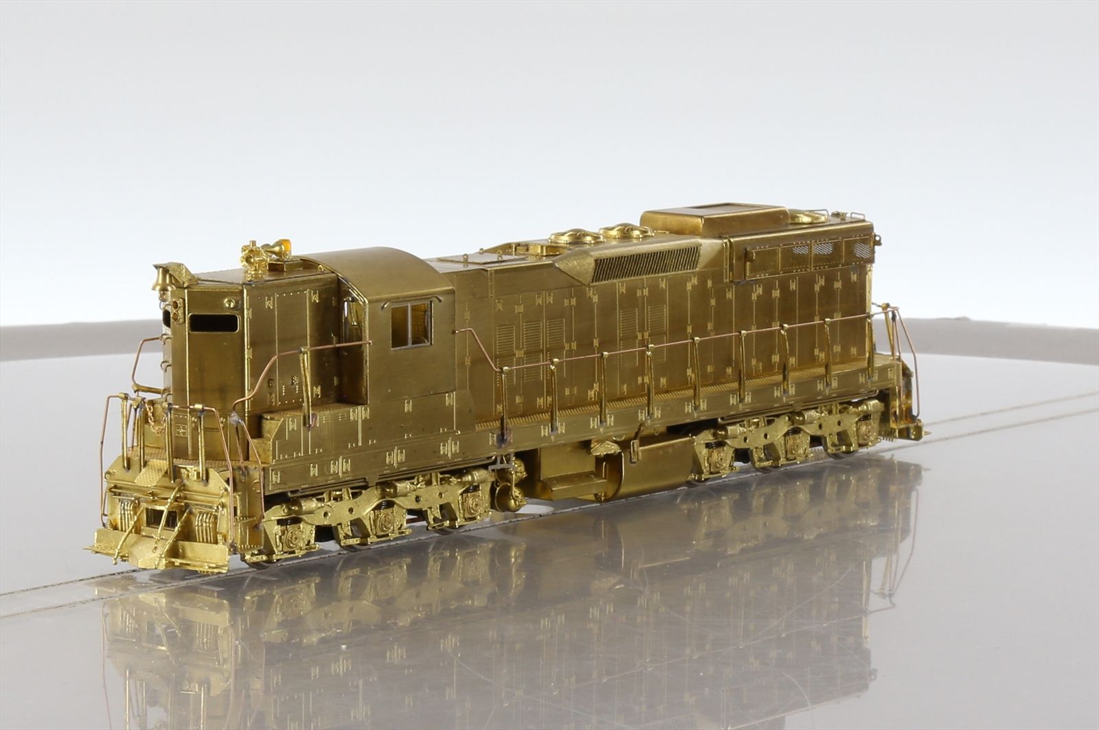 HO Brass Model - OMI 5187 DM&IR Duluth Missabe & Iron Range SD9 Phase IV - Unpainted