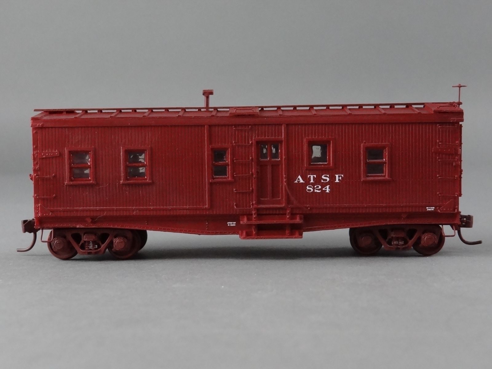 HO Built-Up Custom Train Car - AT&SF Santa Fe Train Car #824 - Custom