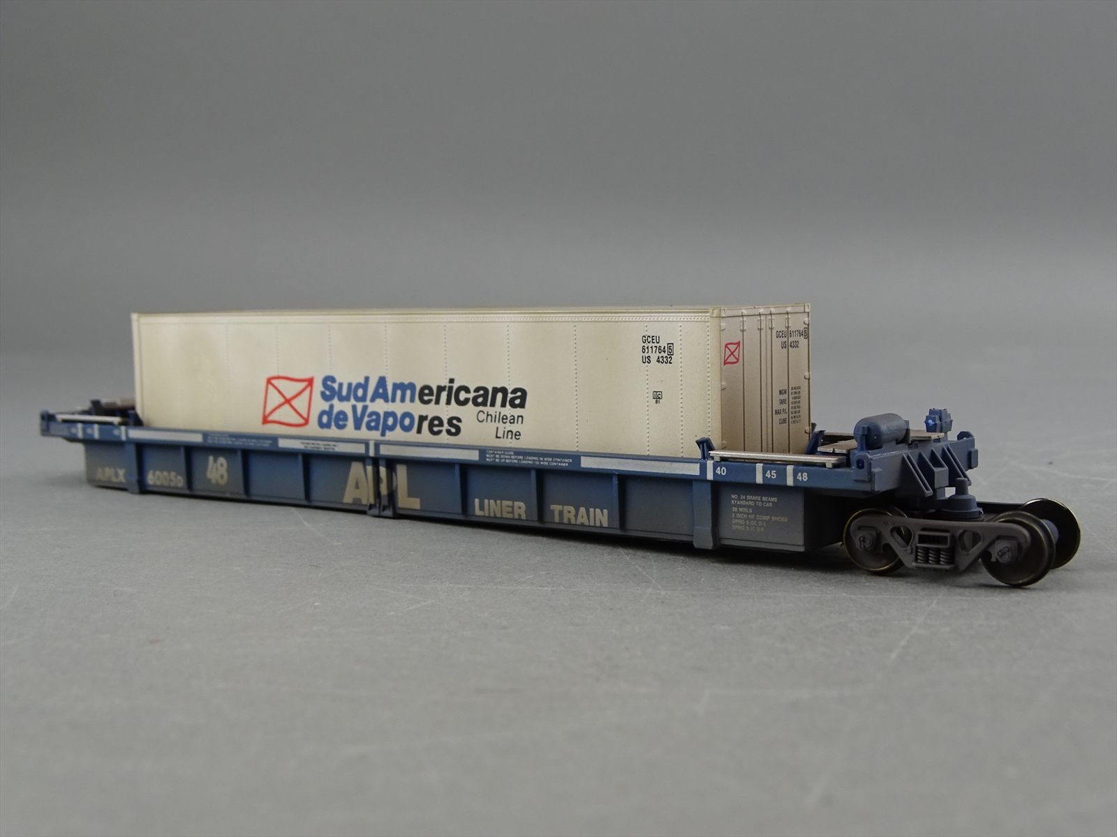 HO Plastic Models - Walthers 932-13972 305' Thrall 5-Unit Articulated ...