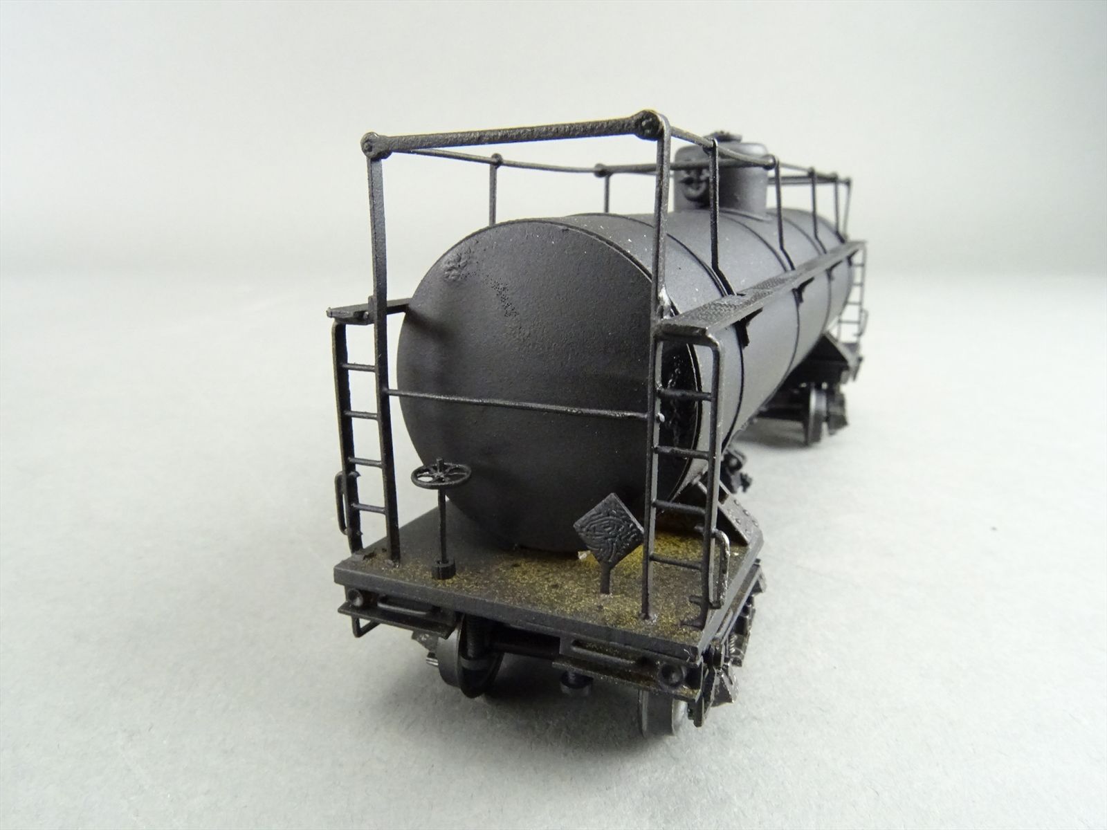HO Brass Model - NWSL 10,000 GAL Logging Tank Car - Custom
