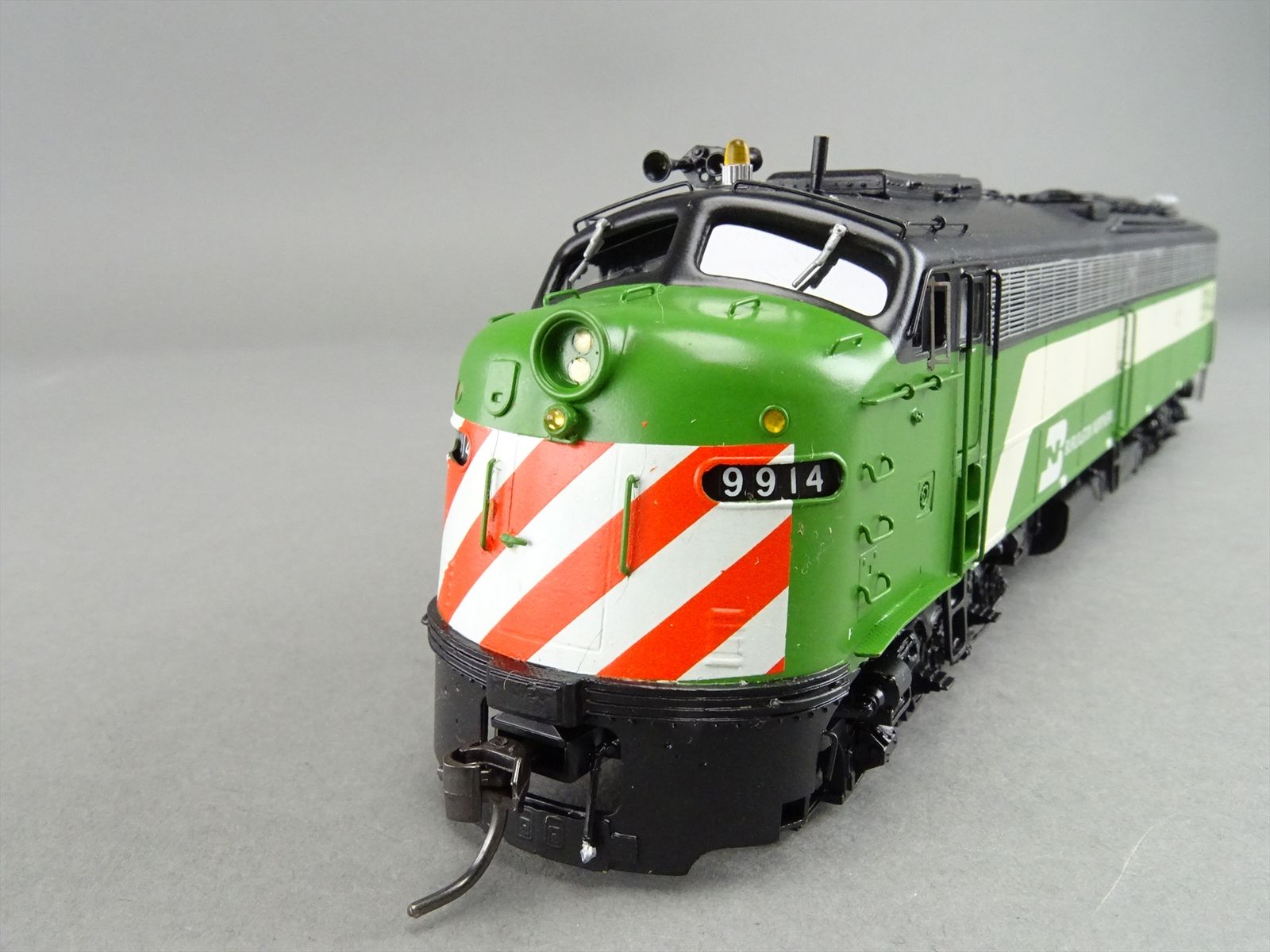 HO Brass Model - OMI 6049.1 BN Burlington Northern E9 E9A Commuter ...