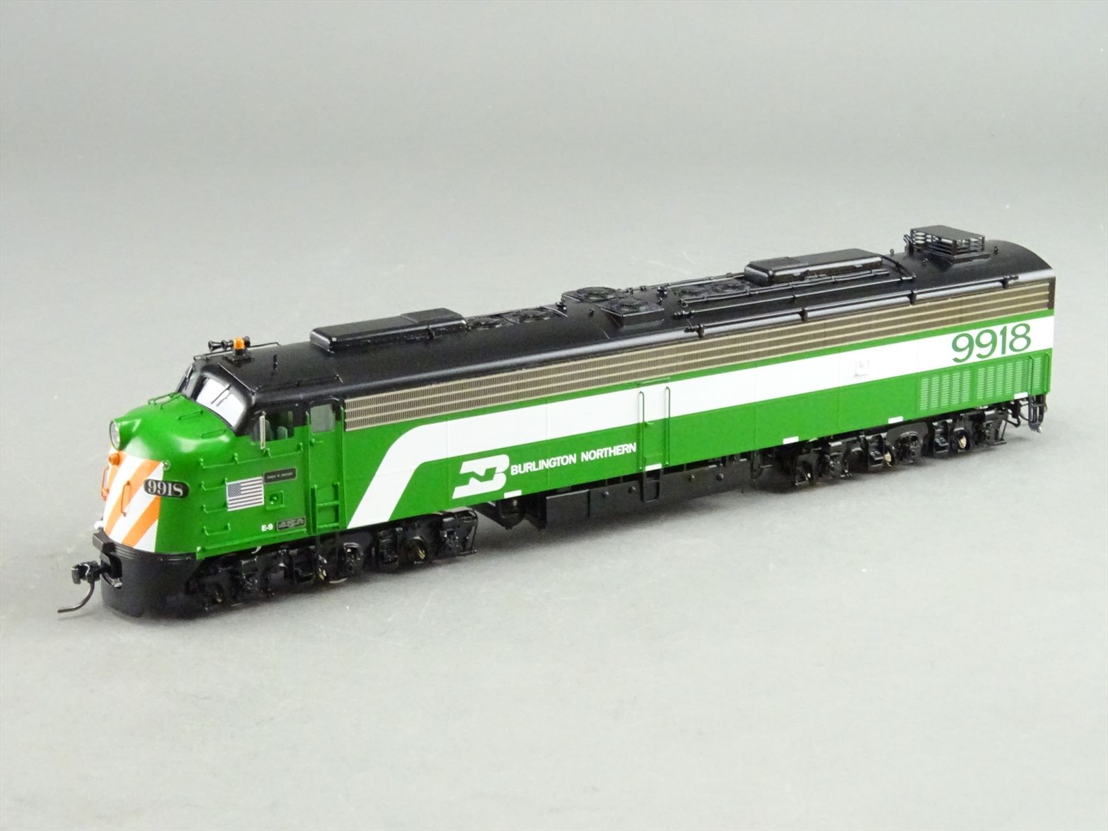 HO Brass Model Train UTI-5366-1 Burlington Northern E8A #9918