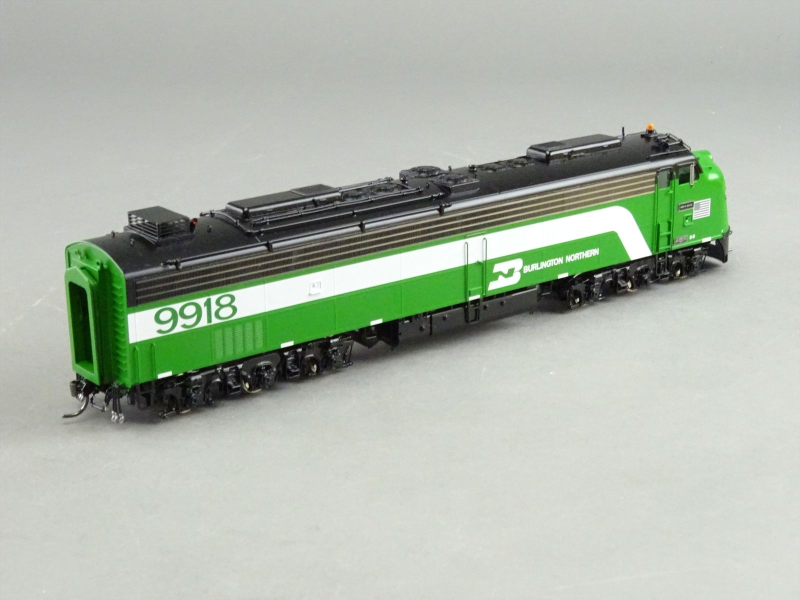 HO Brass Model Train UTI-5366-1 Burlington Northern E8A #9918
