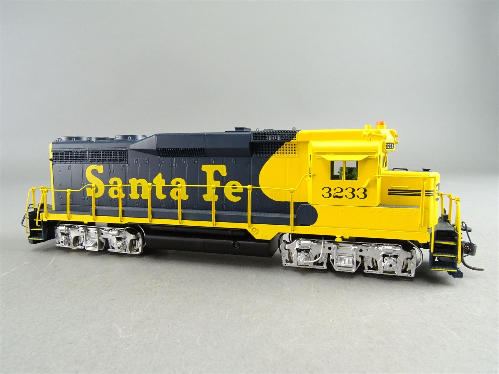 HO Brass Model Train - CIL 2151.1 AT&SF Santa Fe GP-30 Phase 1 #3233 - F/P