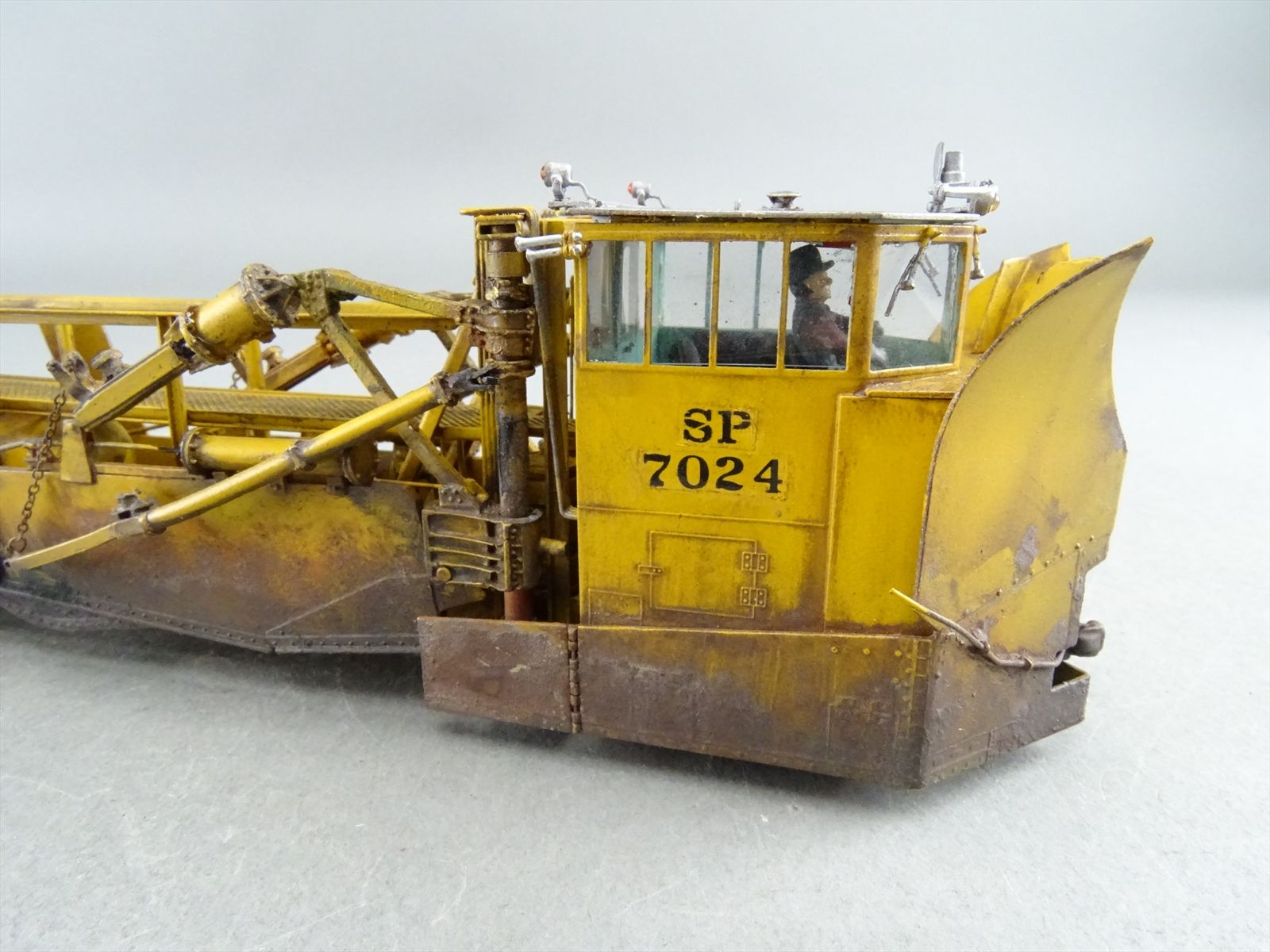 HO Brass Model - OMI 1305 SP Southern Pacific Jordan Spreader #7024 ...