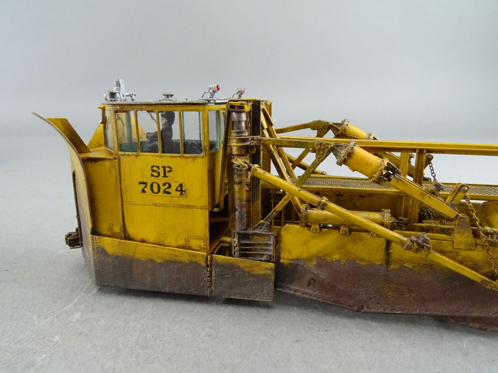 HO Brass Model - OMI 1305 SP Southern Pacific Jordan Spreader #7024 ...