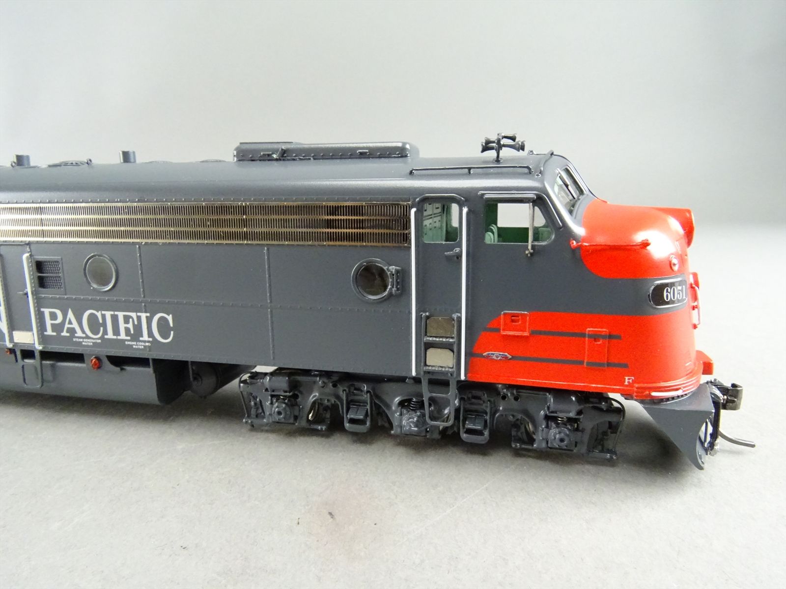 HO Brass Model - UTI 5383-1 SP Southern Pacific E9 E9A Bloody Nose Scarlet / Grey #6051 - F/P ...