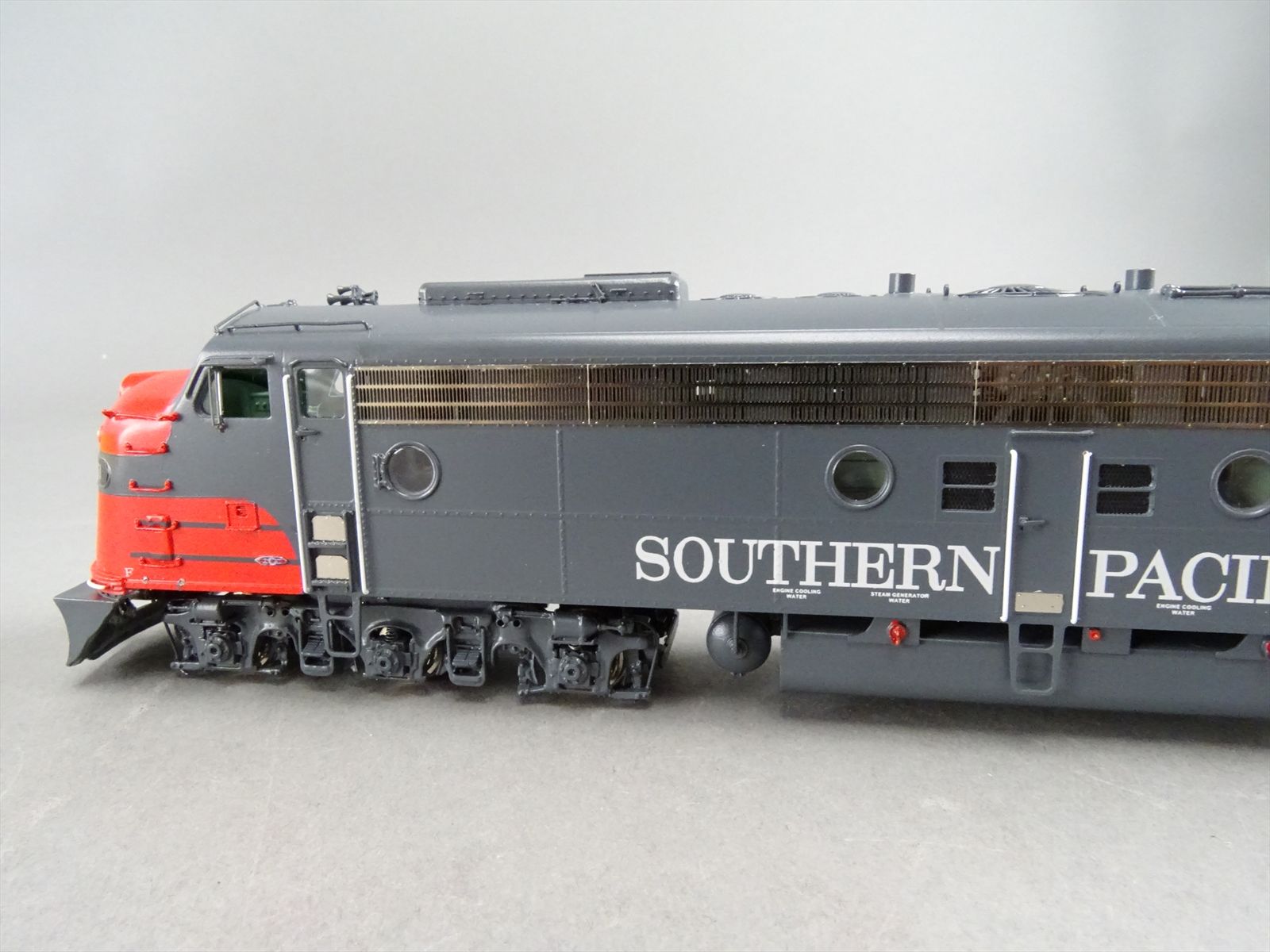 HO Brass Model - UTI 5383-1 SP Southern Pacific E9 E9A Bloody Nose Scarlet / Grey #6051 - F/P ...