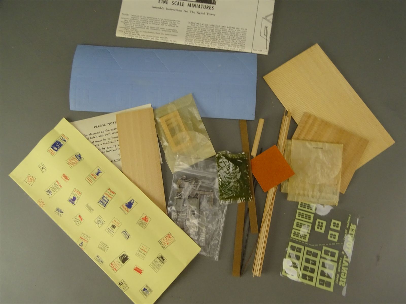 HO Scale - FSM Fine Scale Miniatures Kit #30 Signal Tower - Unassembled