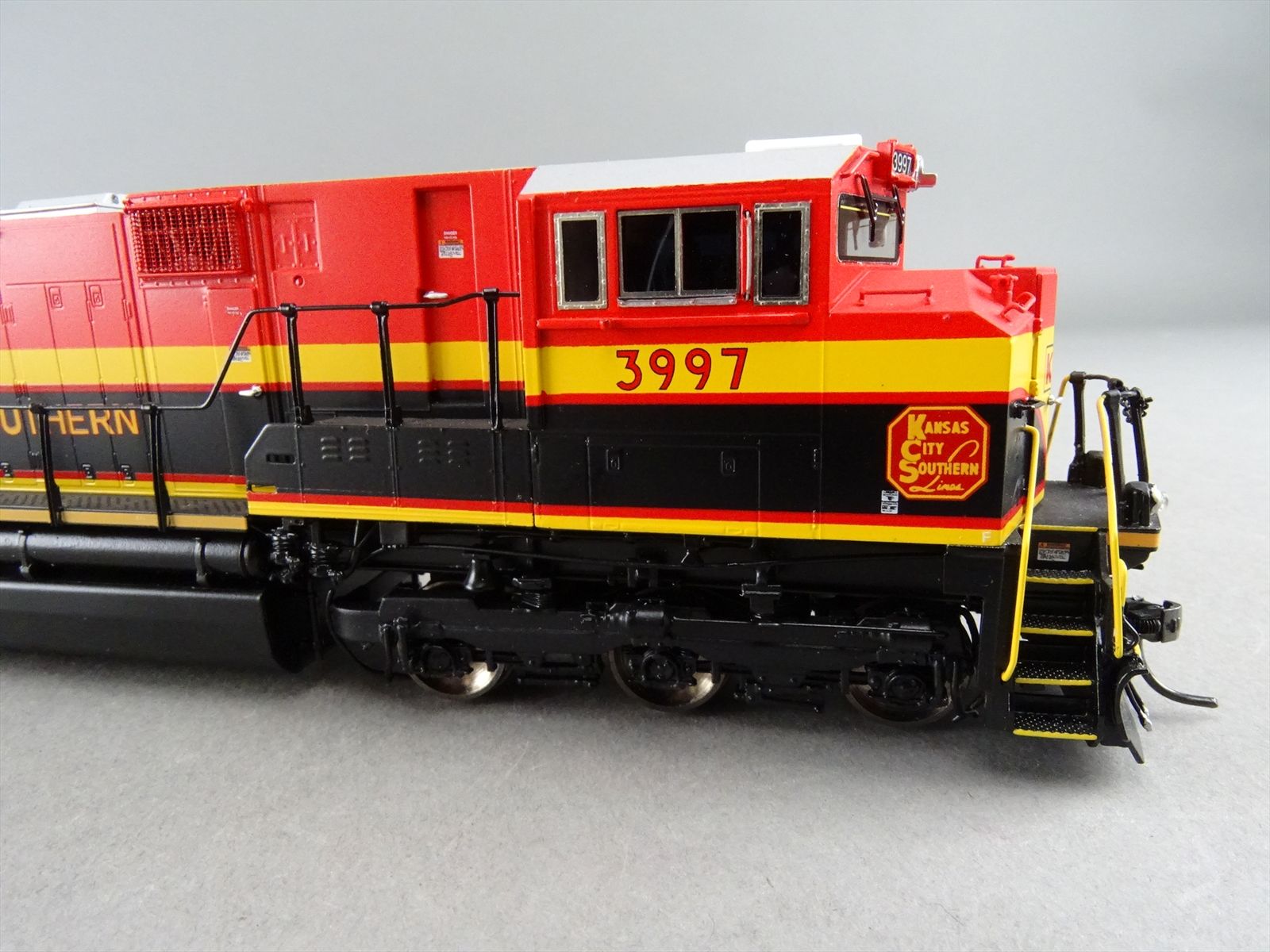 HO Brass Model - OMI AA-1318-1 KCS Kansas City Southern SD70ACe Former ...